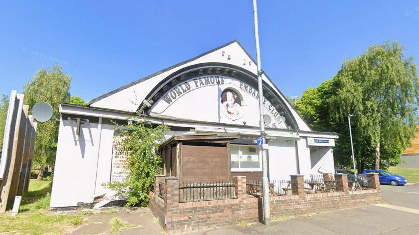Bernard Manning club 'to be demolished and become health centre' - BBC News