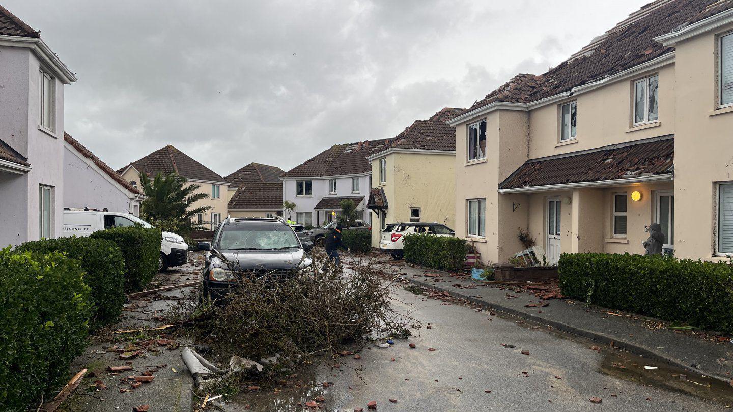 Drop-in sessions offer storm Ciarán recovery support - BBC News