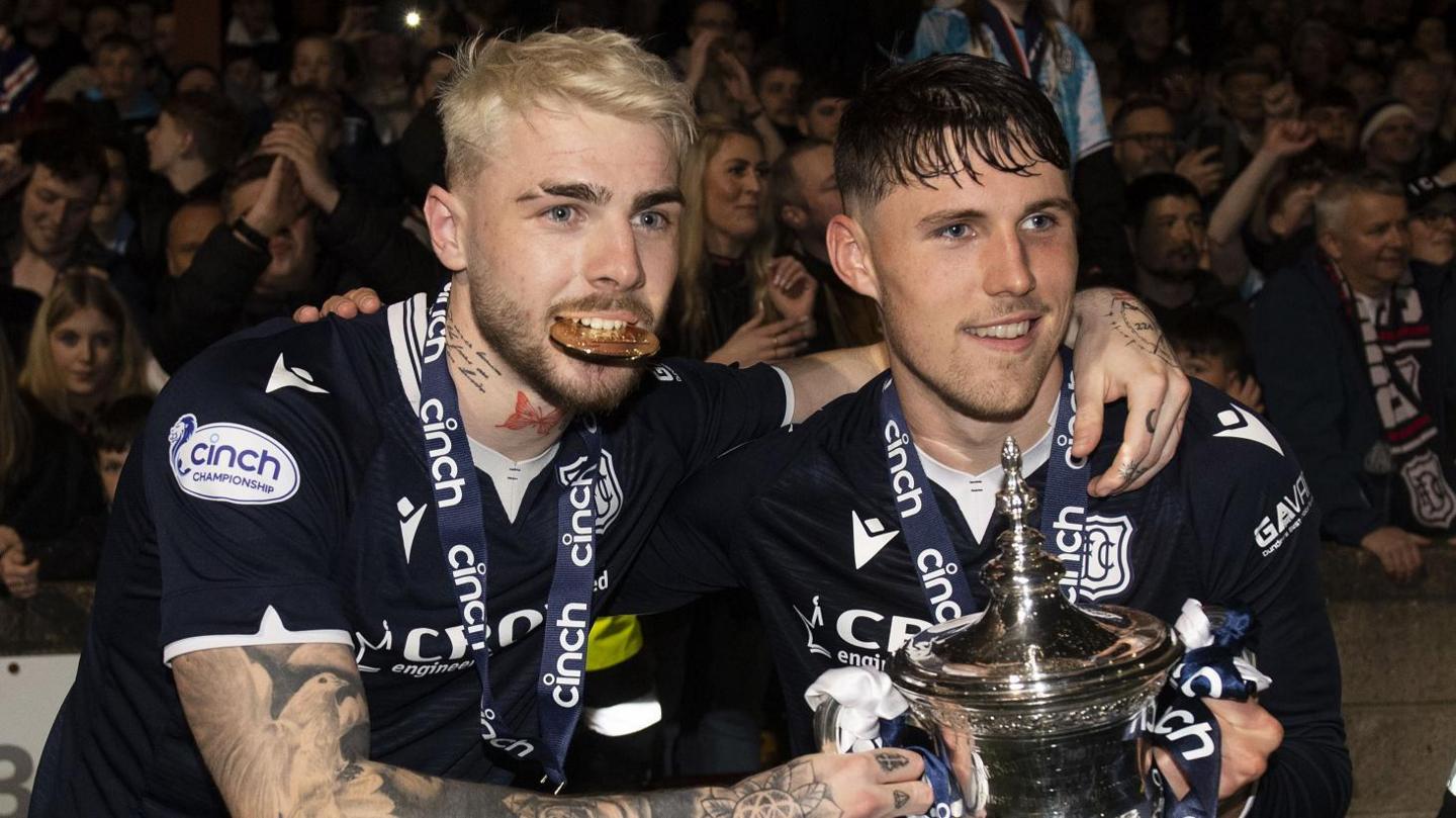 Mulligan in 'easy decision' to extend Dundee stay - BBC Sport