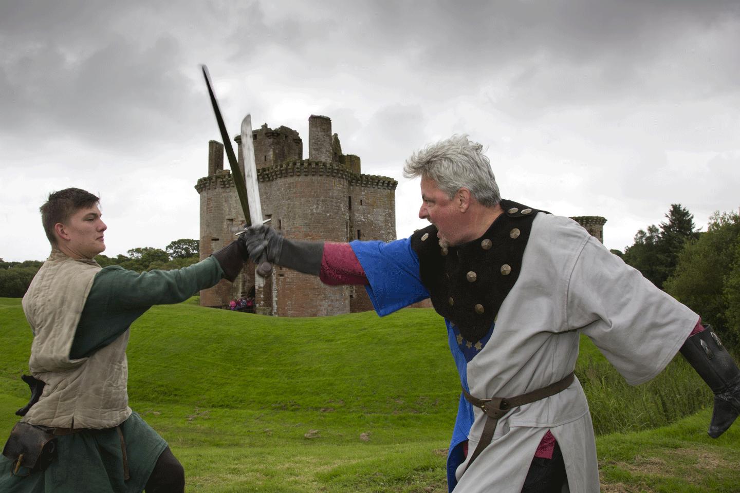 In pictures: Caerlaverock Castle jousting - BBC News