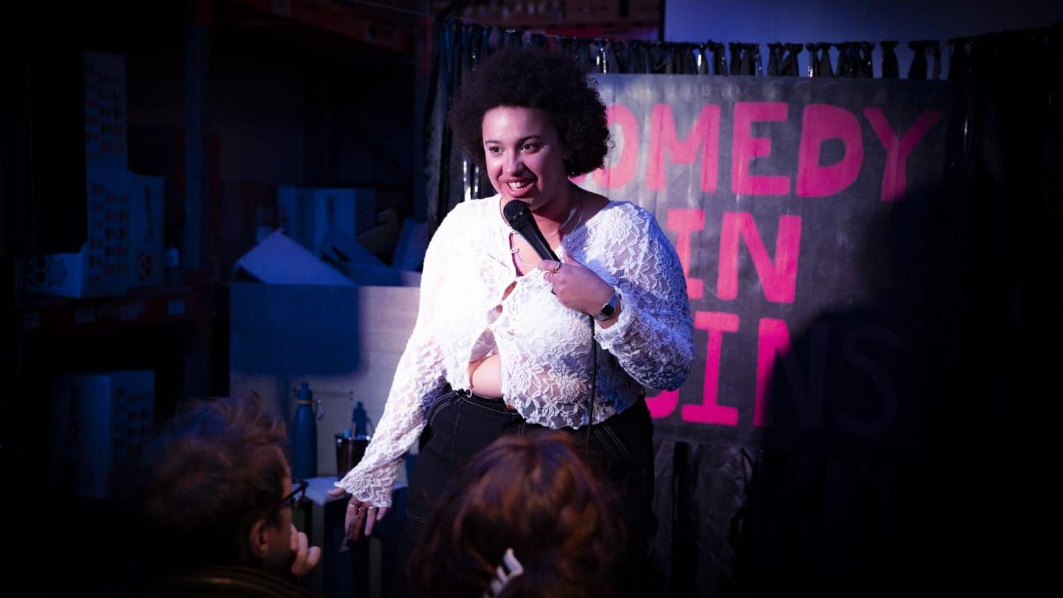 Women invited to find their funny in Coventry and try stand-up - BBC News