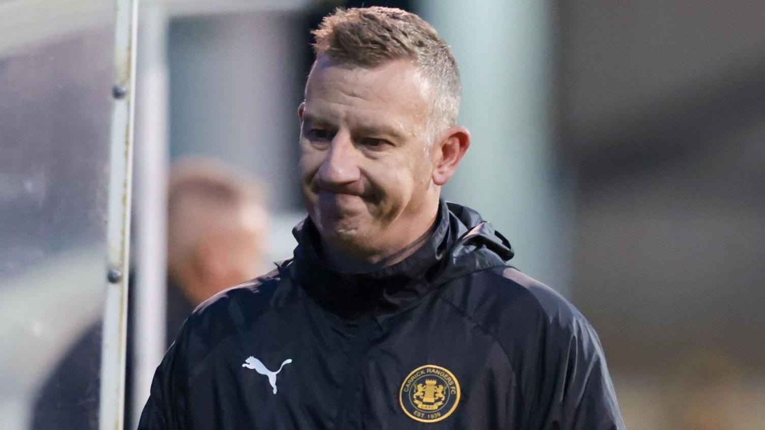 Carrick Rangers 2-3 Glentoran: King says Glens' Kane should have seen ...
