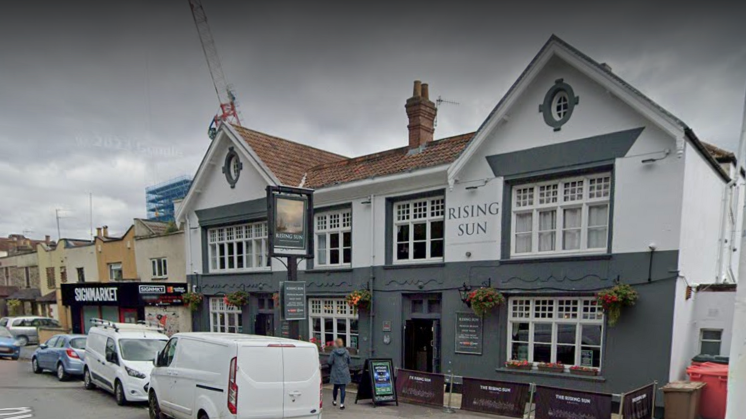 Man arrested after disorder at Bristol pub - BBC News