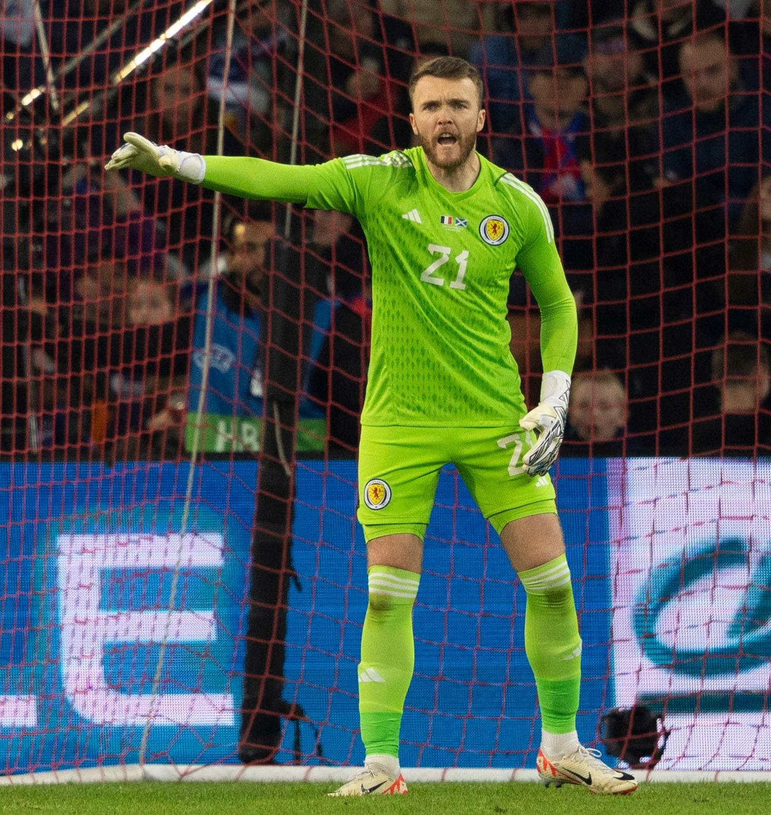 First Scotland start for Clark - BBC Sport