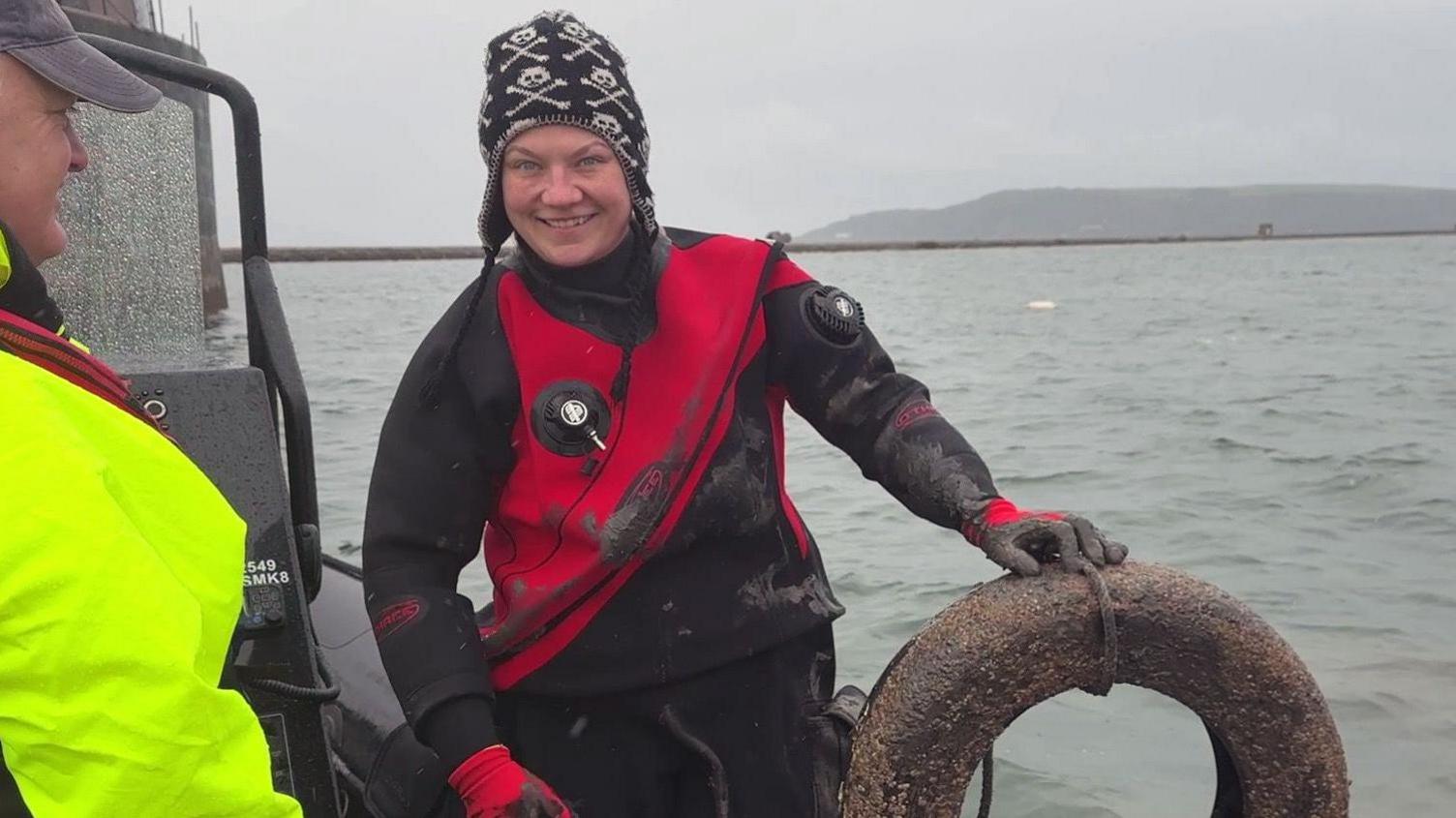 More than 500 tyres collected from Plymouth Sound seabed - BBC News