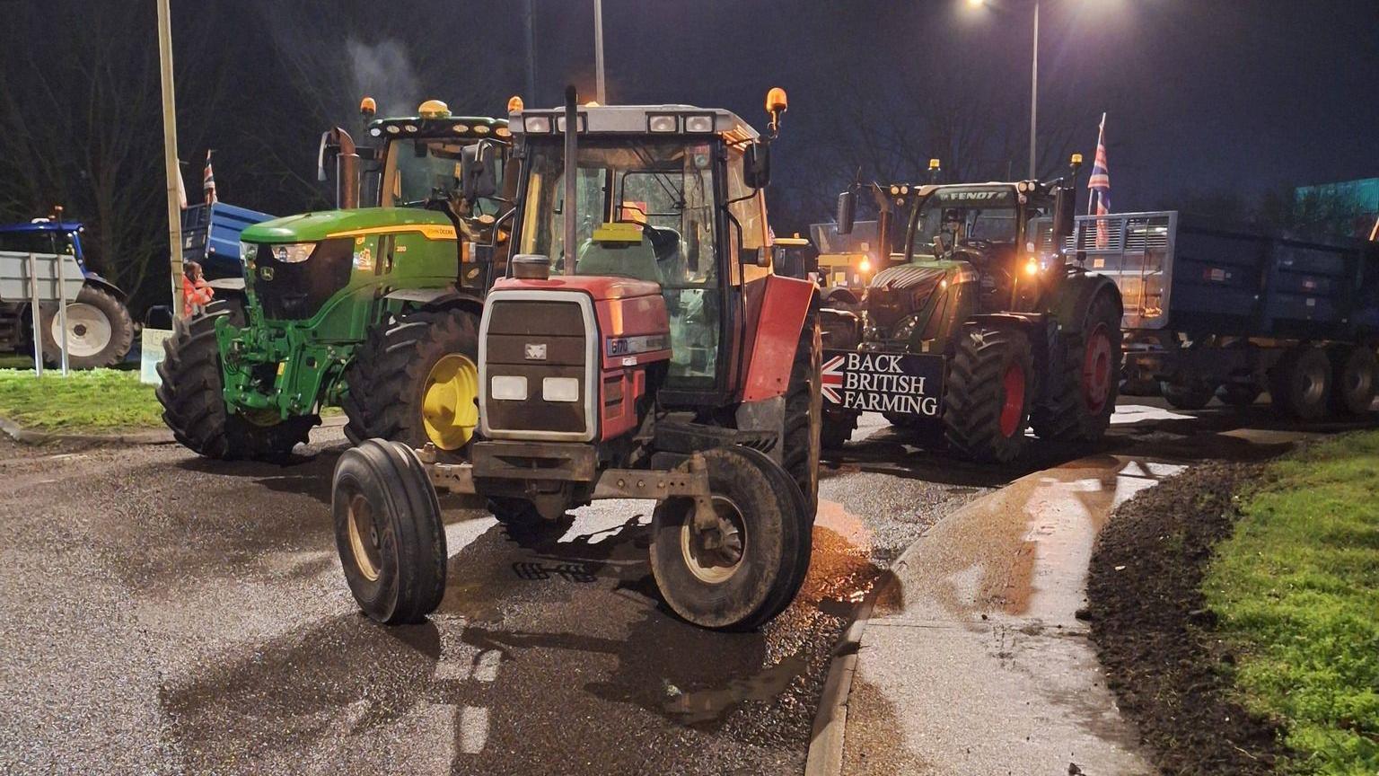 Portbury docks: Delays on M5 clear after farmer demo near J19 - BBC News