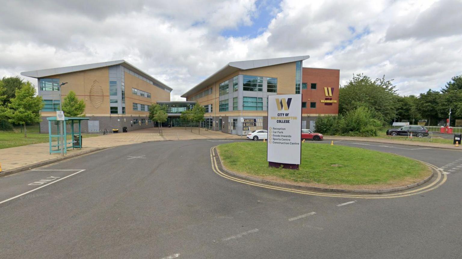 West Midlands colleges to get share of £42m to repair buildings - BBC News