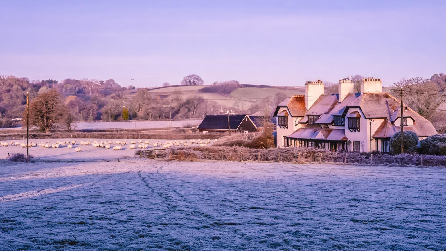 West Country in pictures: 'Cold snap' and 'Concorde coin' - BBC News