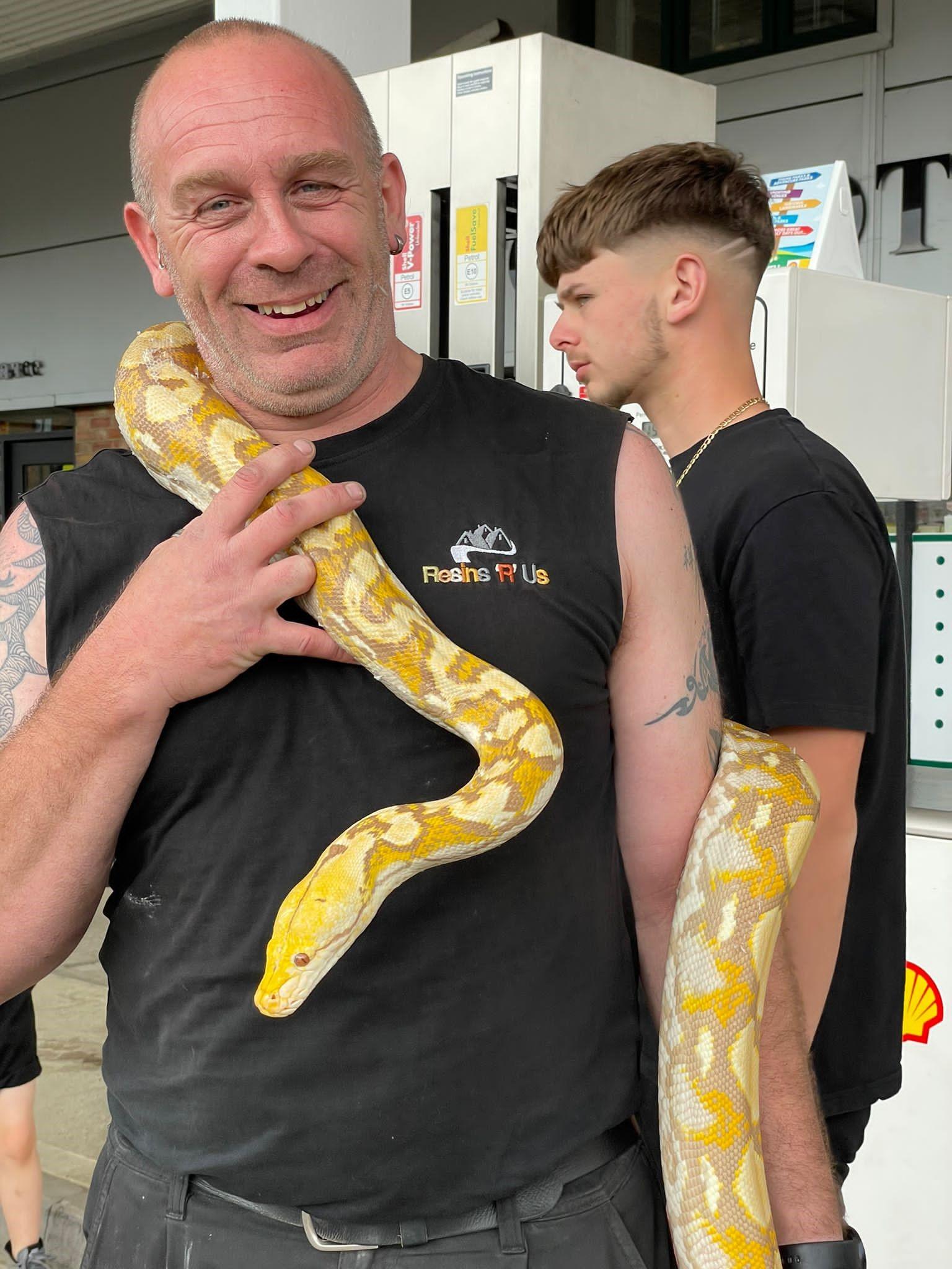 Long Stratton fire: Shop manager thanks crews after blaze - BBC News