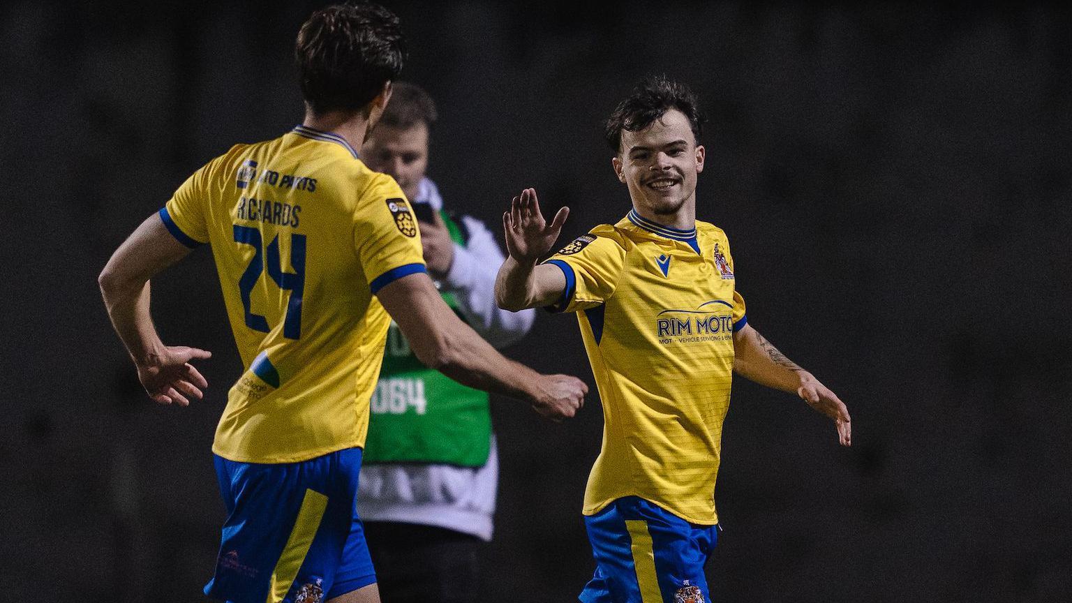 Cymru Premier: Barry Town and Colwyn Bay book top six spots - BBC Sport