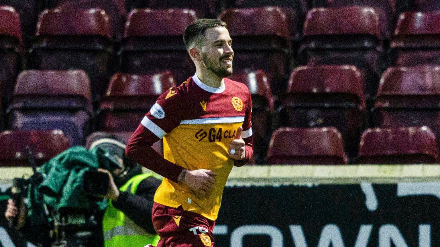 Motherwell 4-3 Dundee United: Who impressed? - BBC Sport