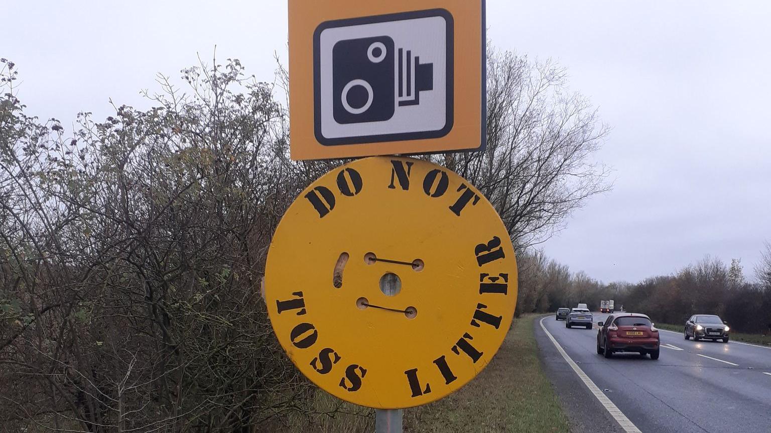 'Offensive' litter signs may be removed by Peterborough council - BBC News