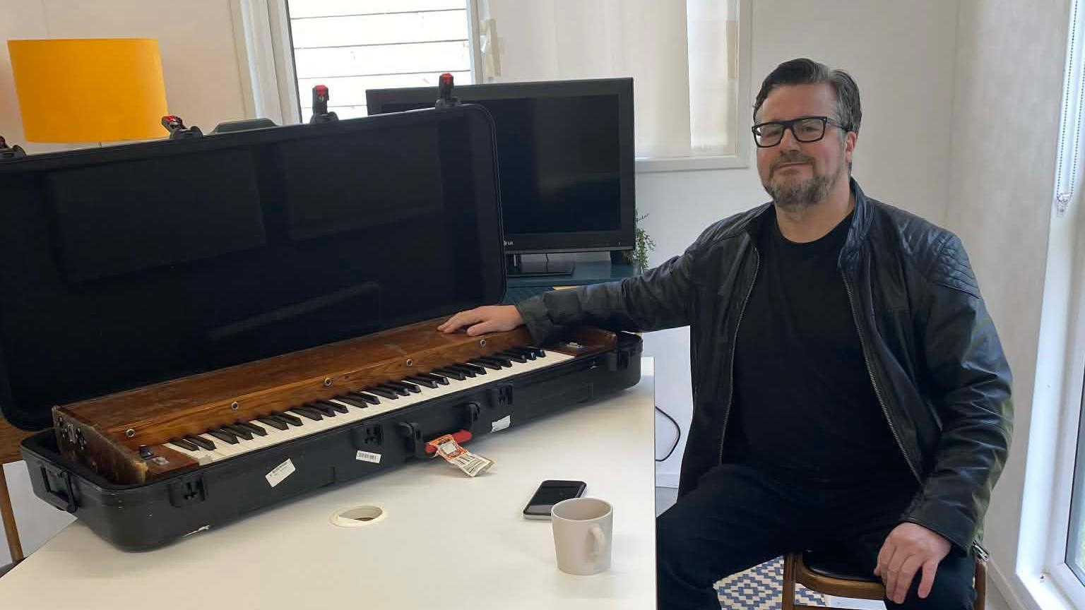 The Stranglers keyboard restored on BBC One's The Repair Shop - BBC News