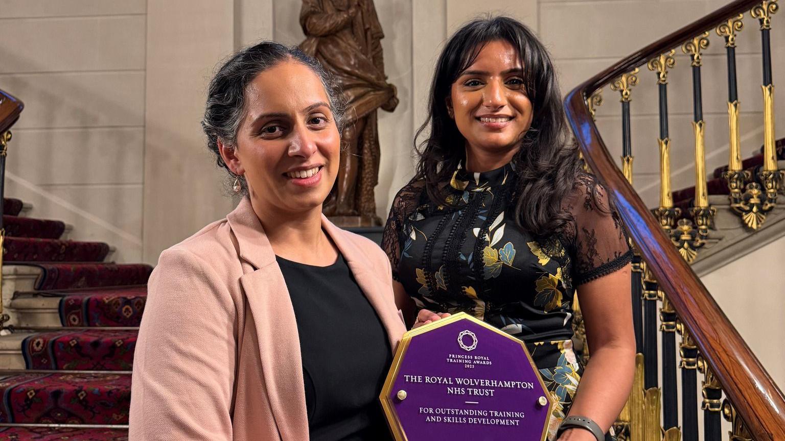 Royal recognition for Wolverhampton hospital's staff training - BBC News