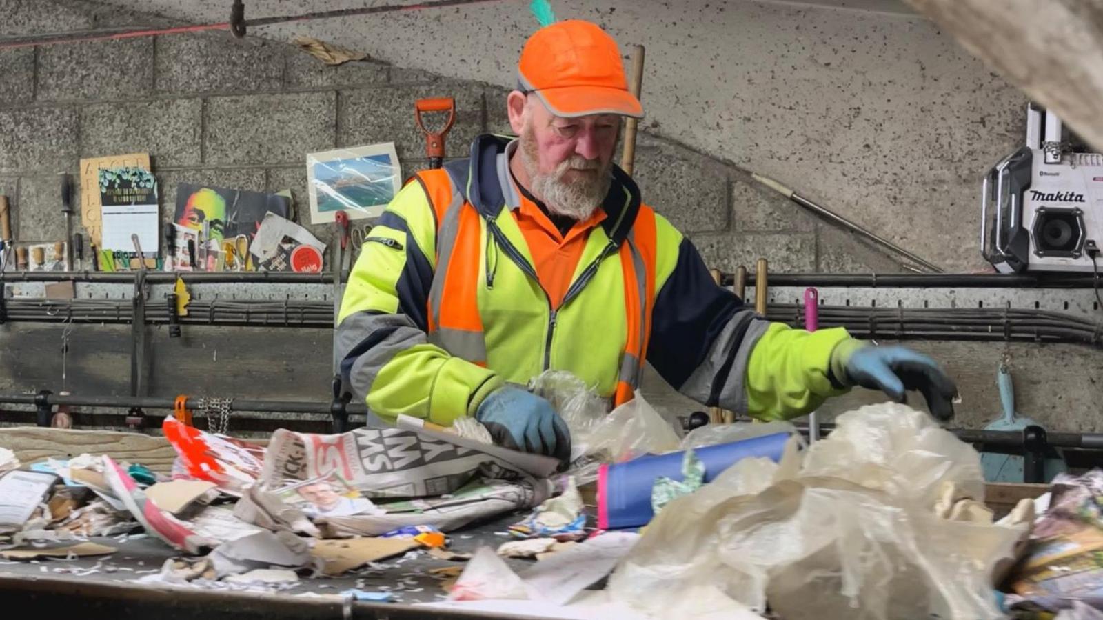 Guernsey 'to hit 70% recycling levels by 2030' - BBC News
