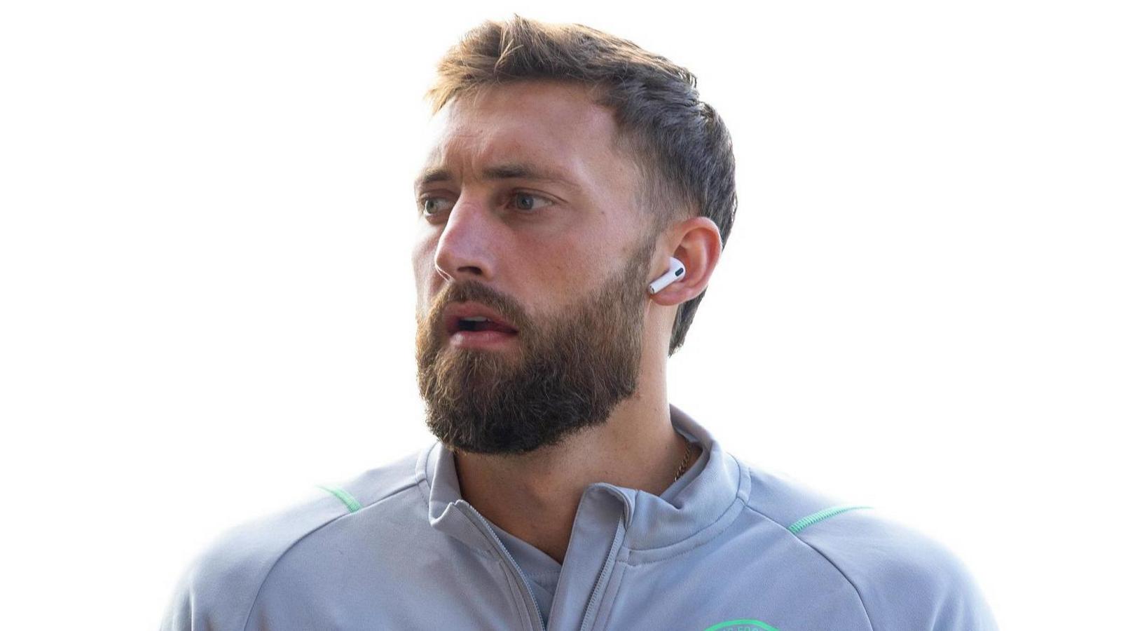 Celtic v Dundee: Phillips given debut - BBC Sport
