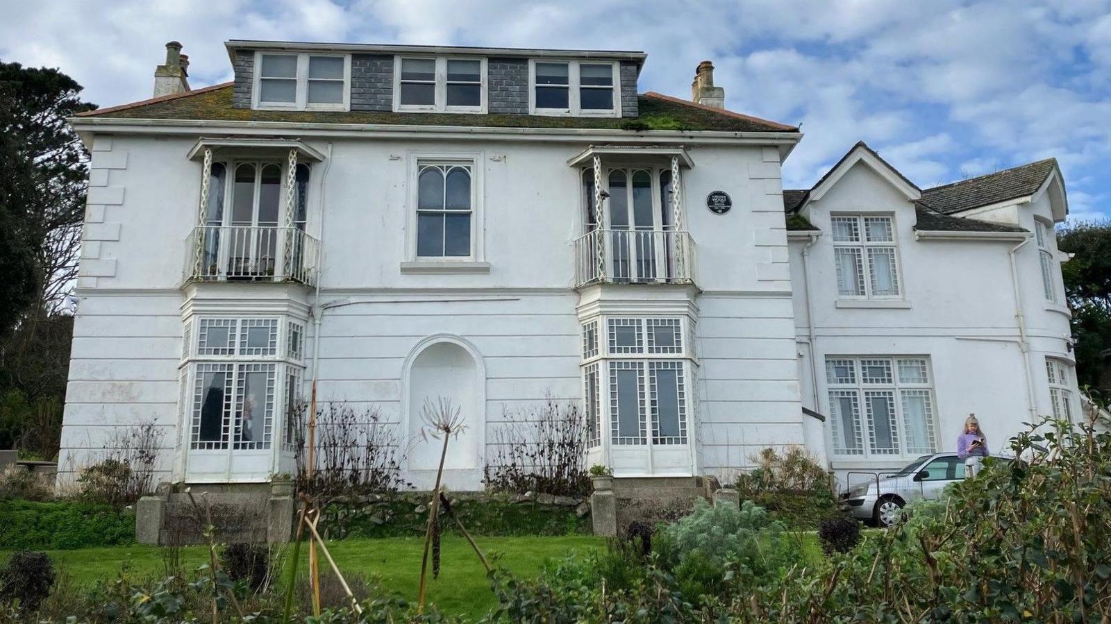 Flats to block sea view made famous by Virginia Woolf in St Ives - BBC News