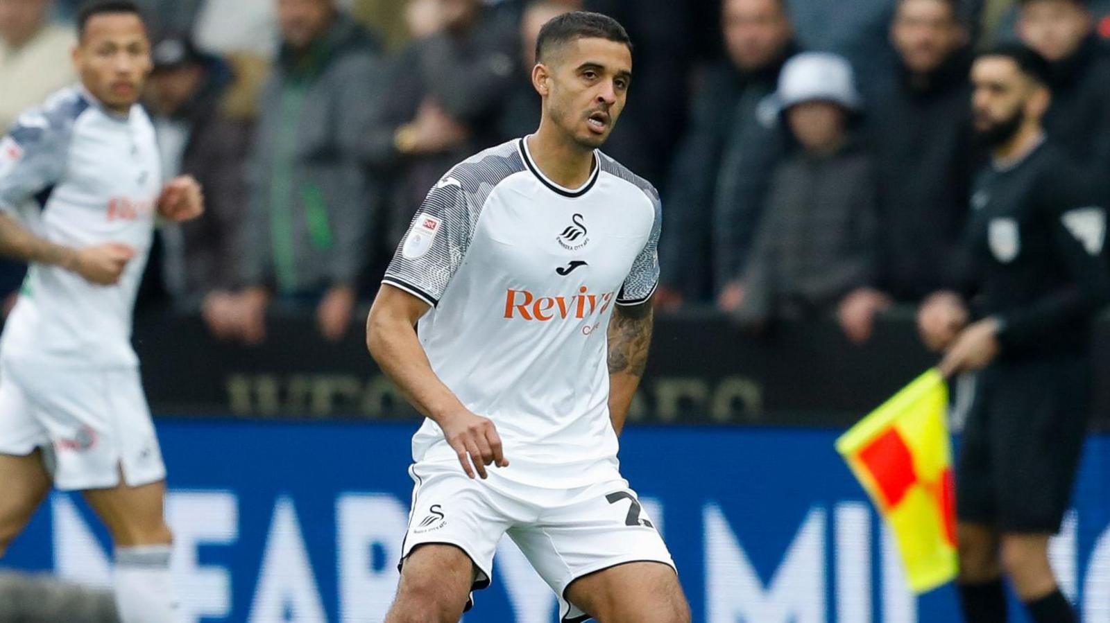 Swansea City: Luke Williams concerned over Kyle Naughton injury - BBC Sport