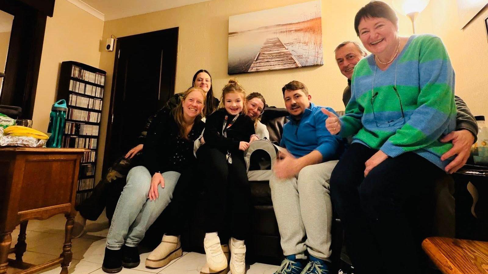 Kitten lost in Belgium brought home to Basingstoke months later - BBC News