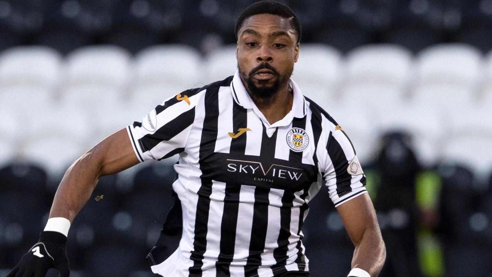 Former Saints striker Obika retires - BBC Sport