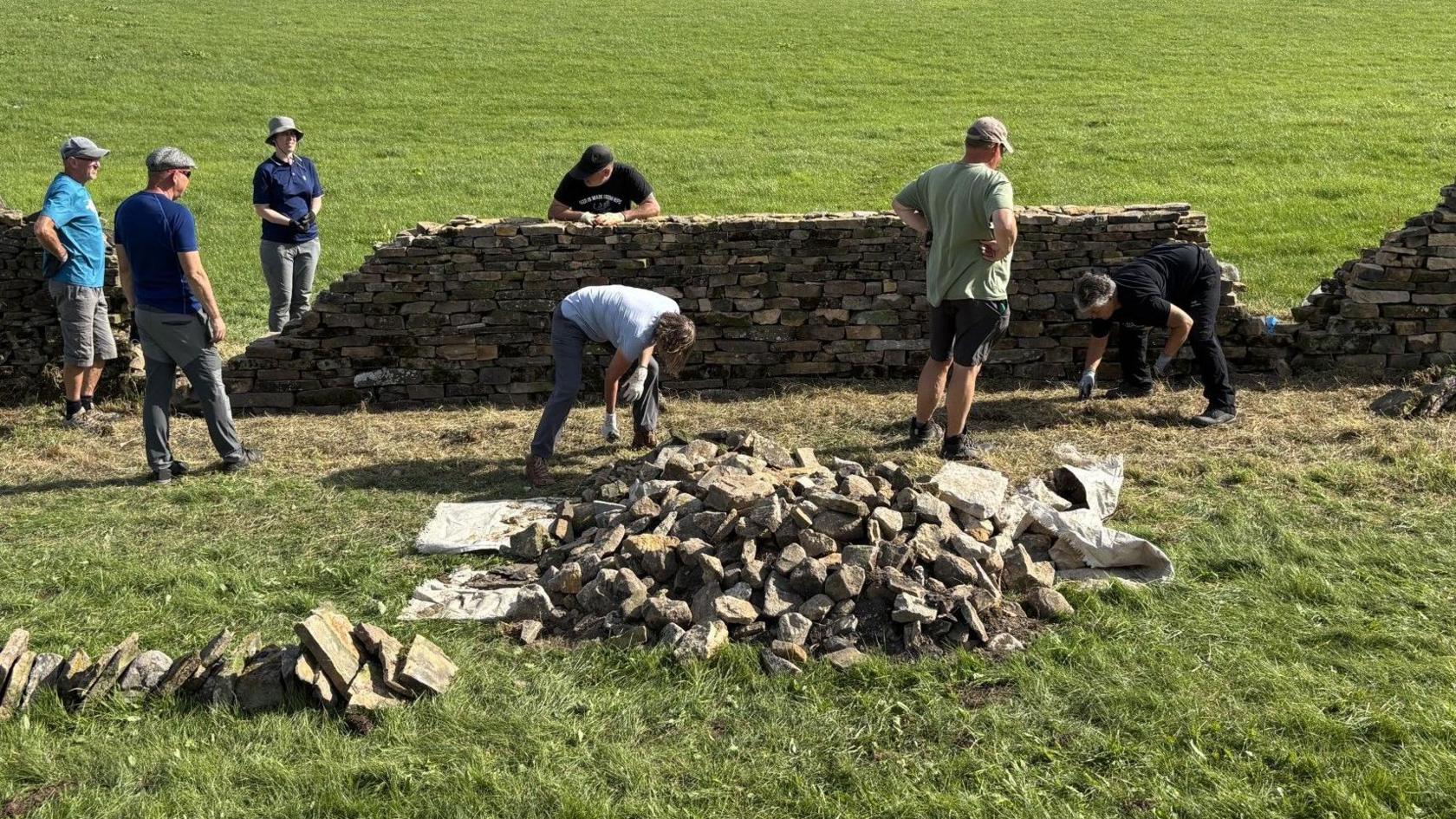 Dry stone walling still a vital countryside craft, experts say - BBC News