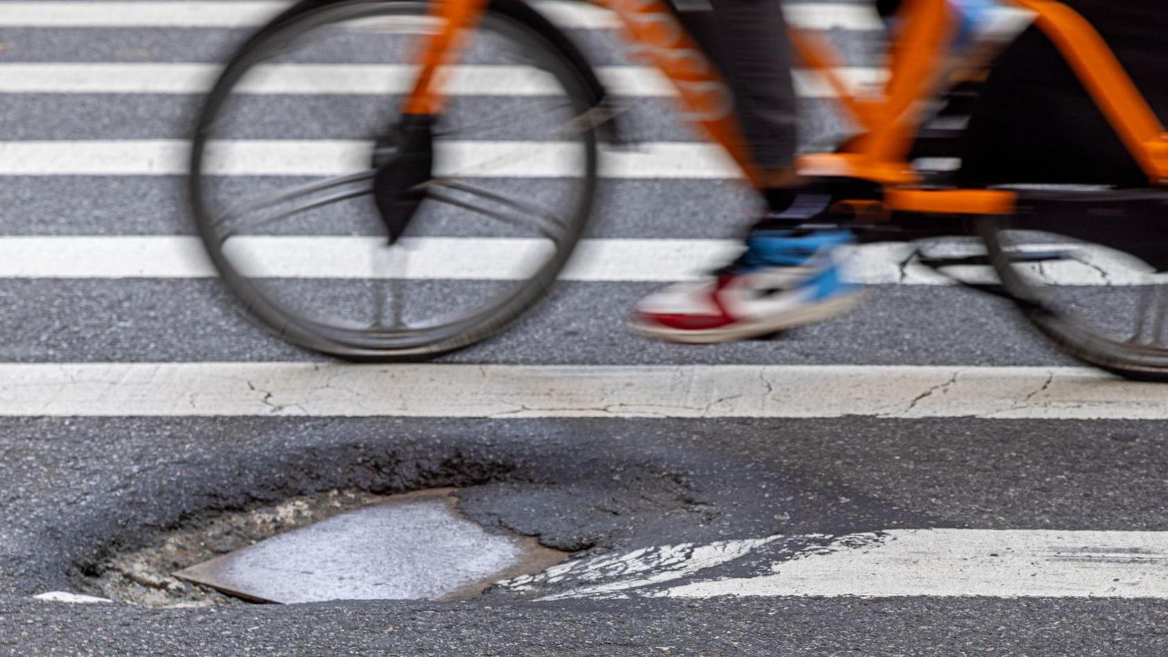 Potholes: What are they and why are they dangerous? - BBC News