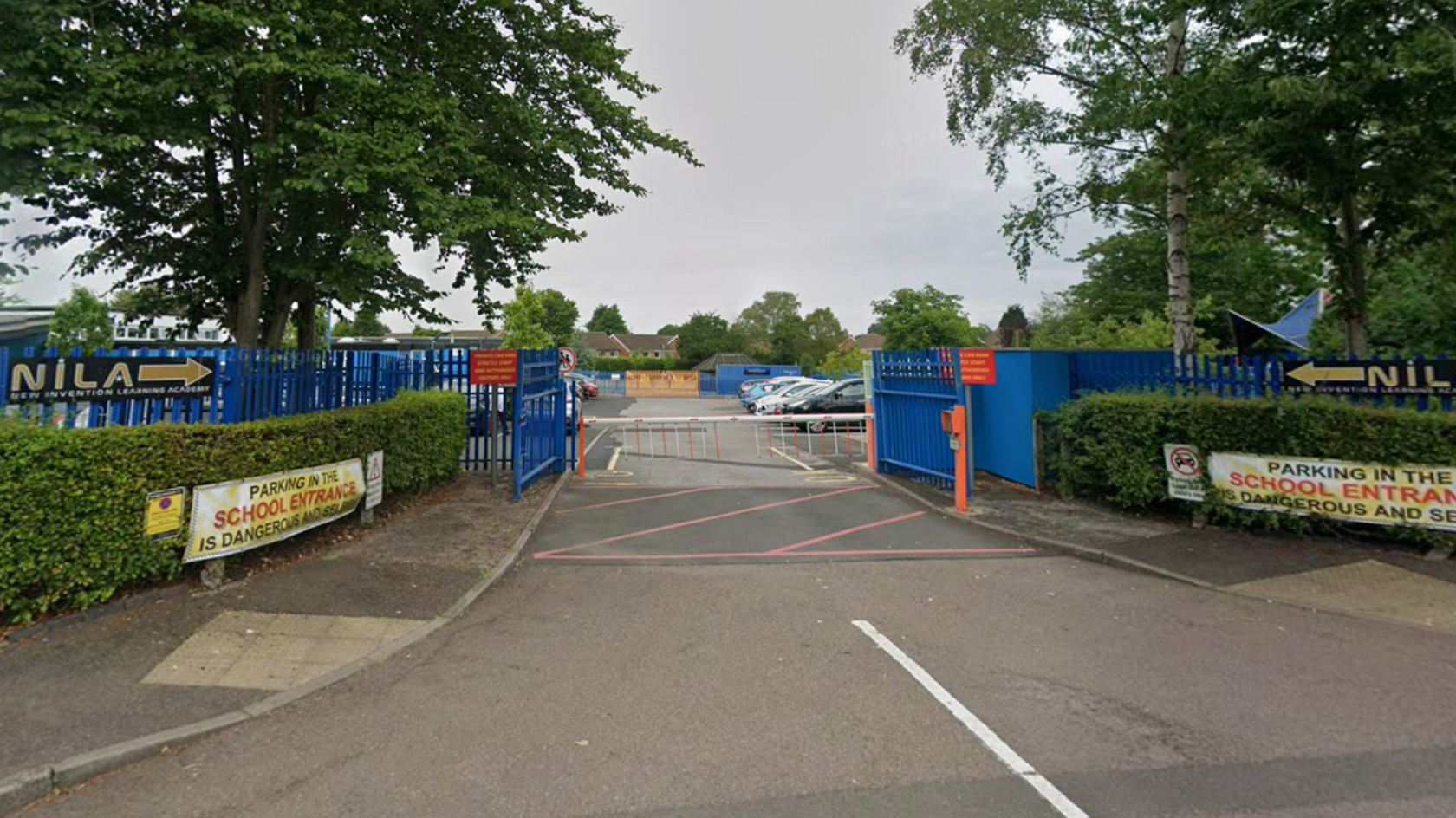 Willenhall school praised for results and 'kind' behaviour - BBC News