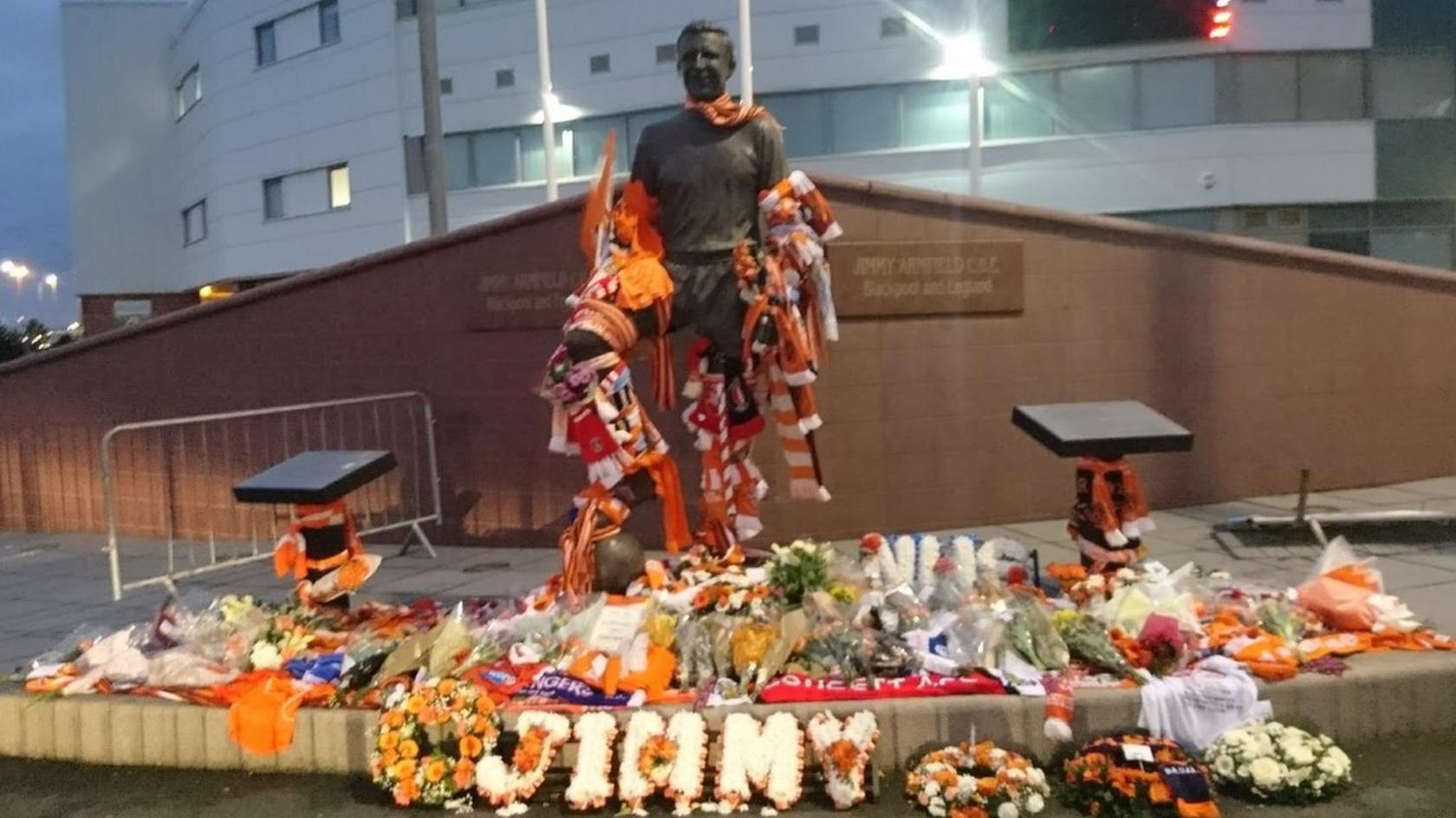 Jimmy Armfield funeral set for 8 February in Blackpool - BBC News