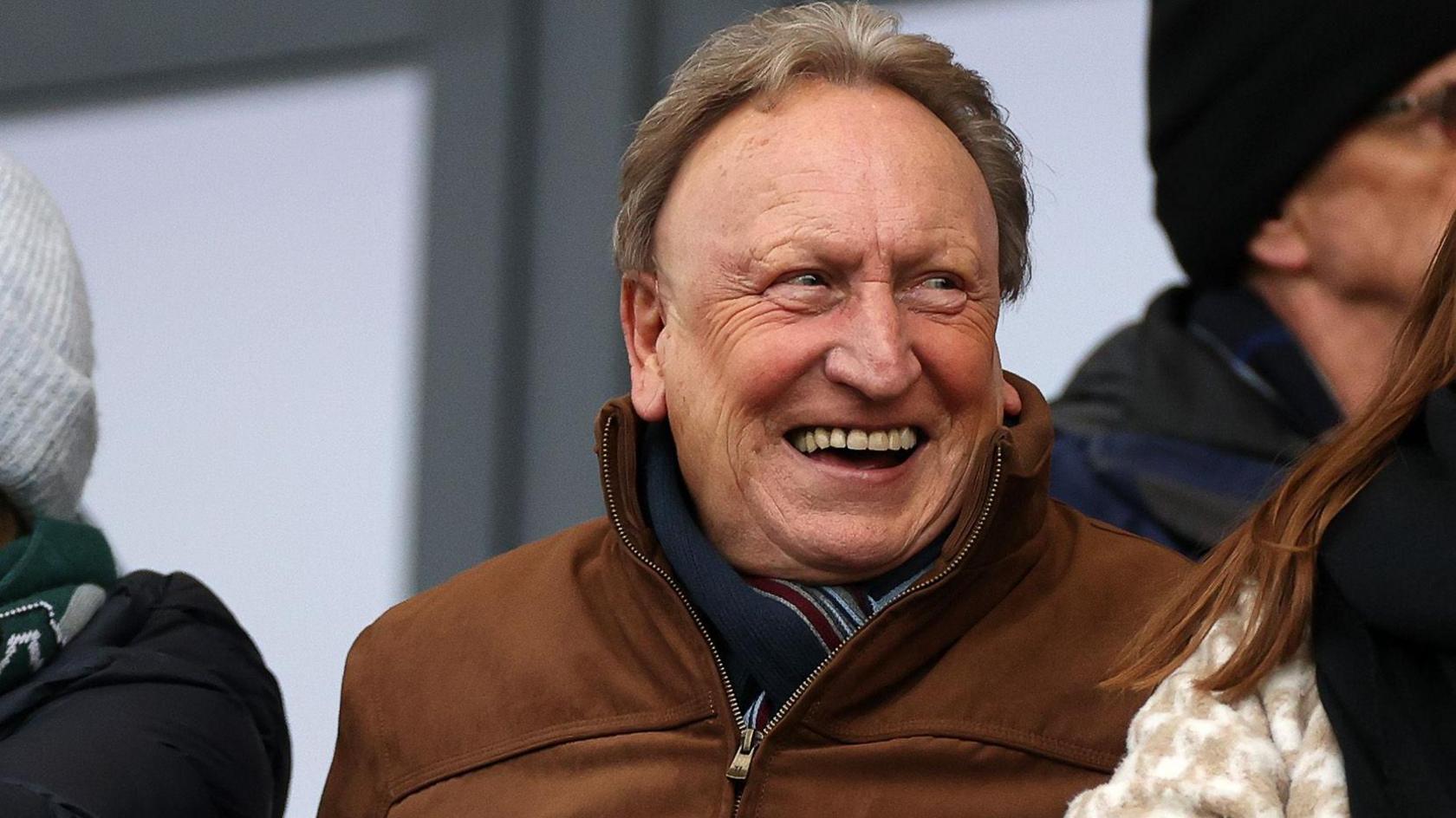 Neil Warnock: Aberdeen appoint ex-Cardiff City boss - BBC Sport