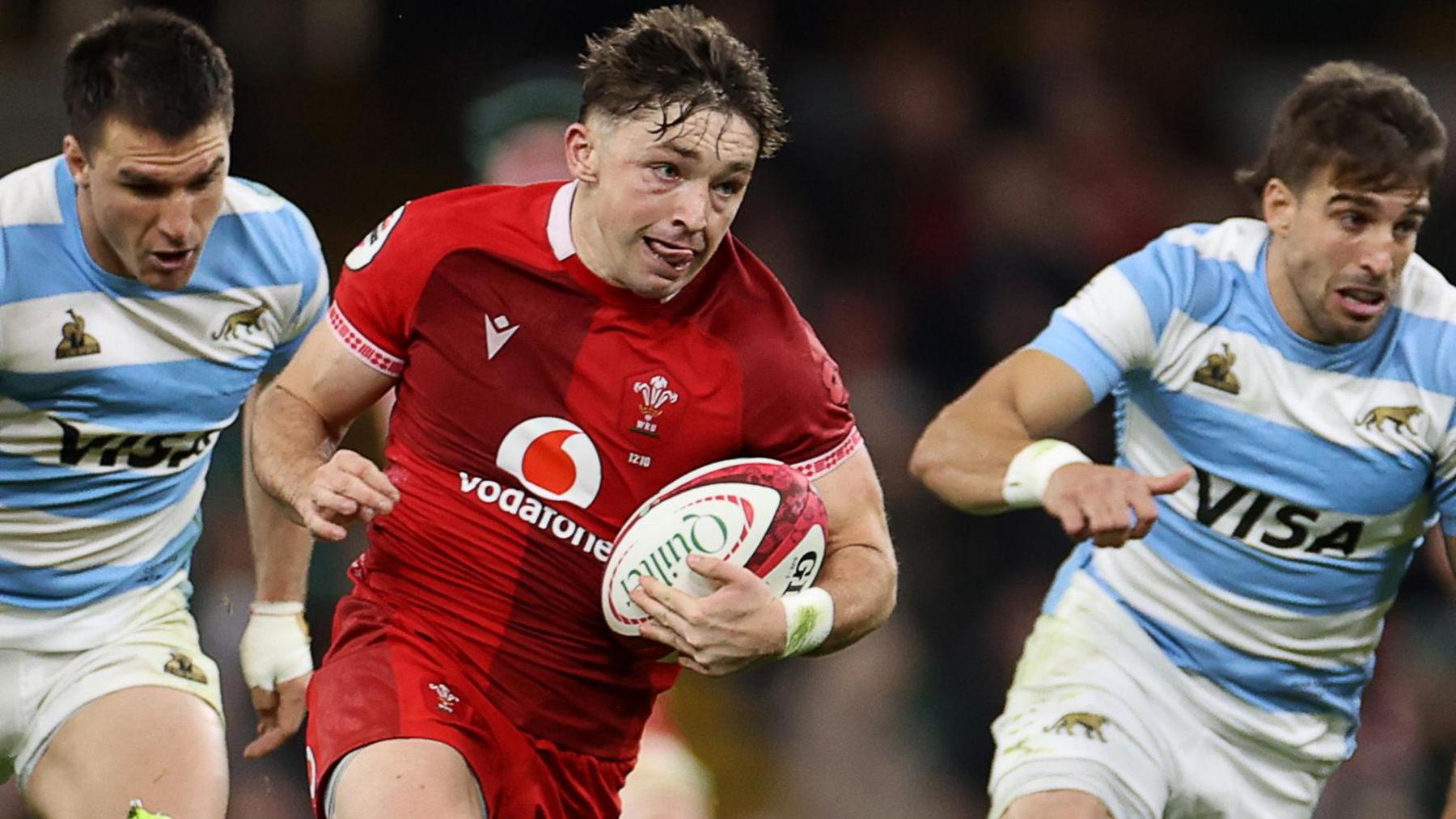 Wales fly-half Dan Edwards signs new Ospreys contract - BBC Sport