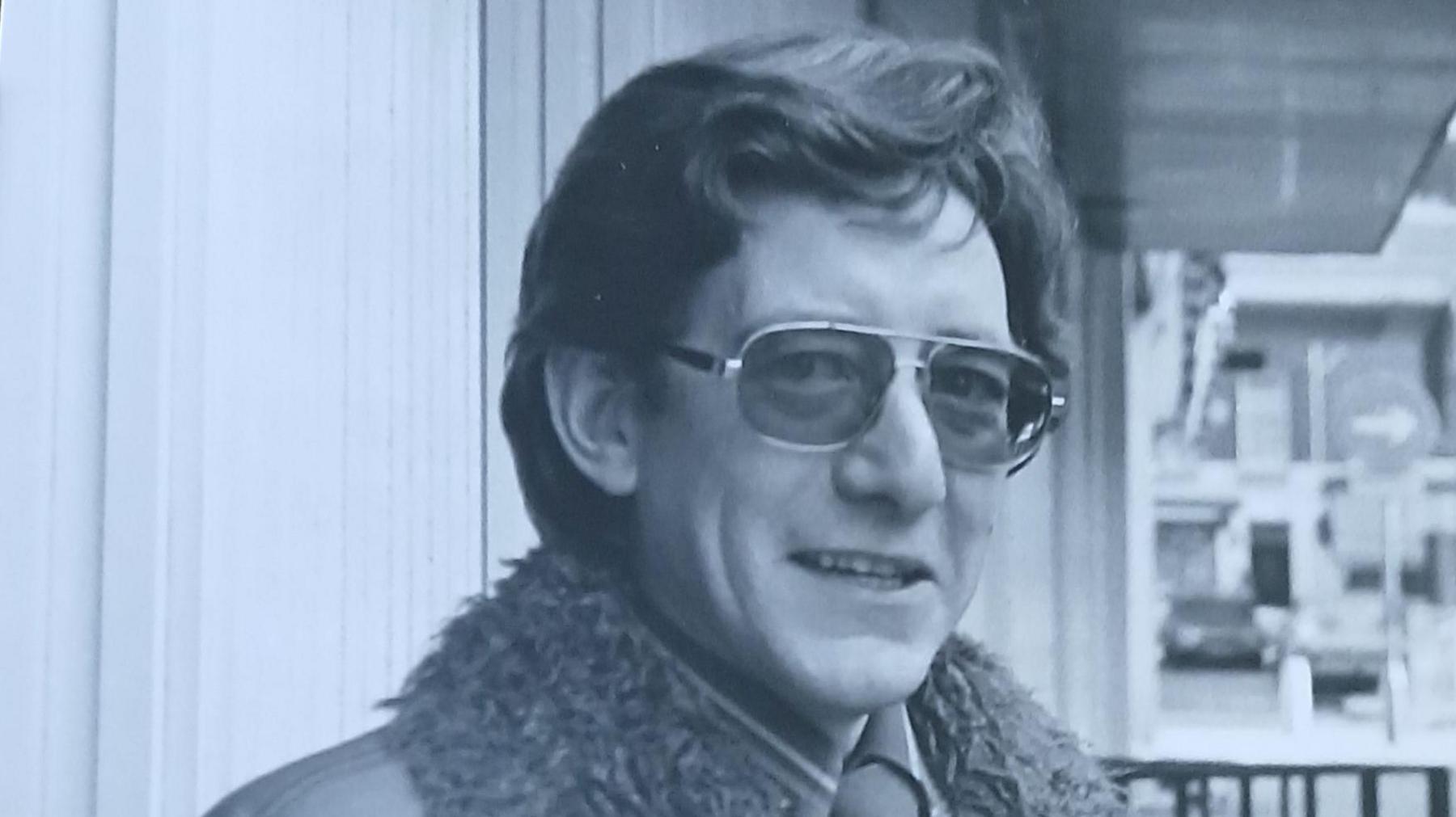 Writer Jan Etherington pays tribute to husband at INK festival - BBC News