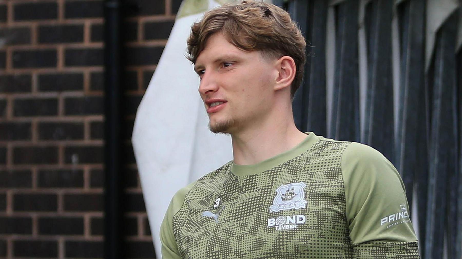 Jack MacKenzie: Plymouth Argyle defender closing on debut - BBC Sport