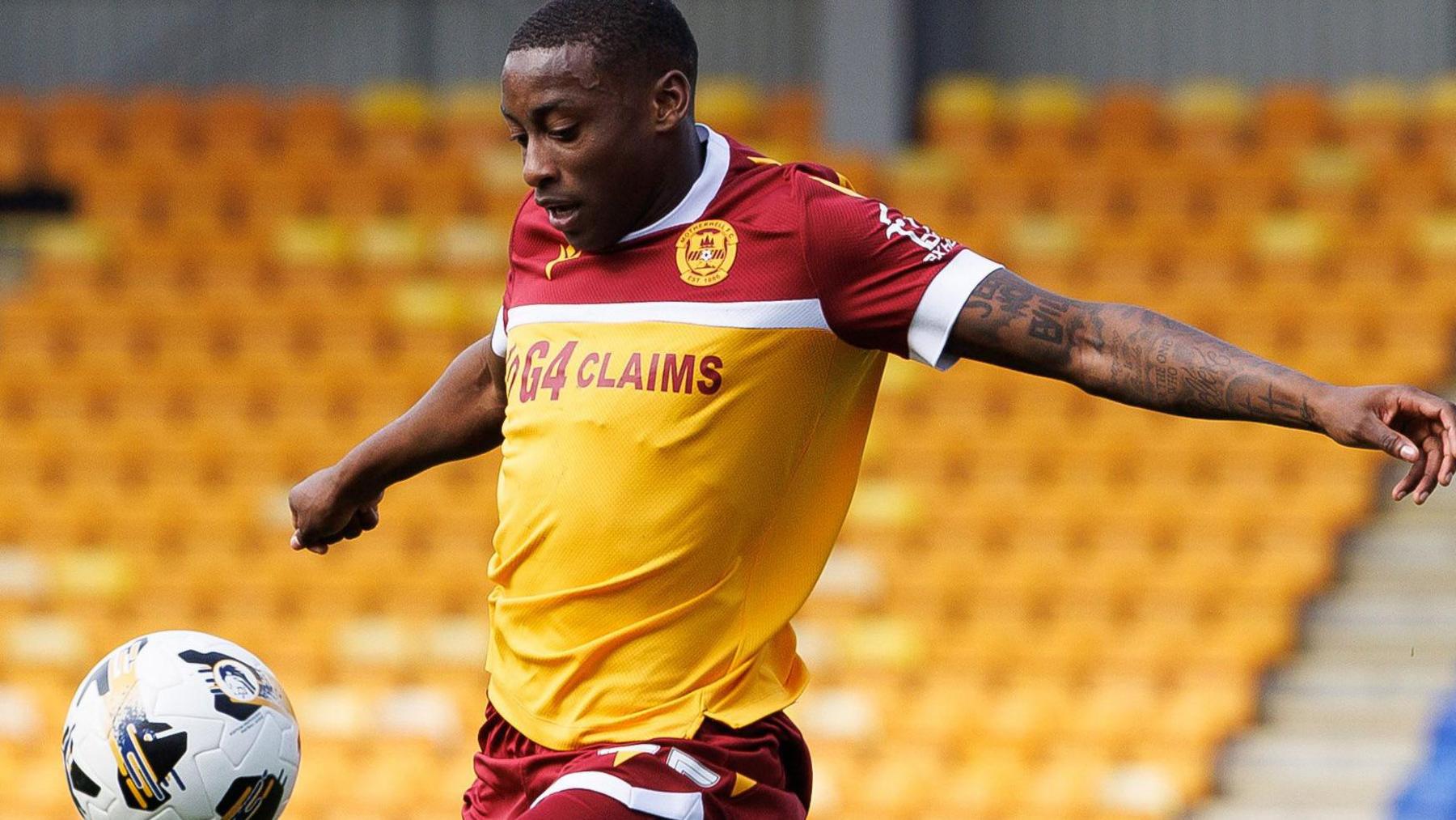 Motherwell's Tawanda Maswanhise signs new deal to 2026 - BBC Sport