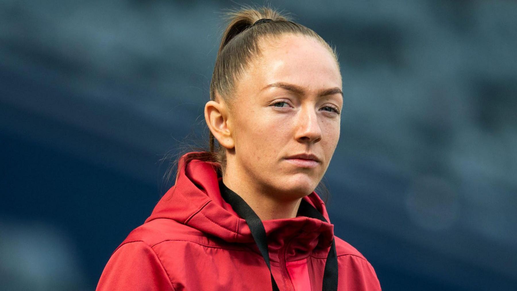 Georgia Hunter: Hearts skipper extends contract to 2026 - BBC Sport