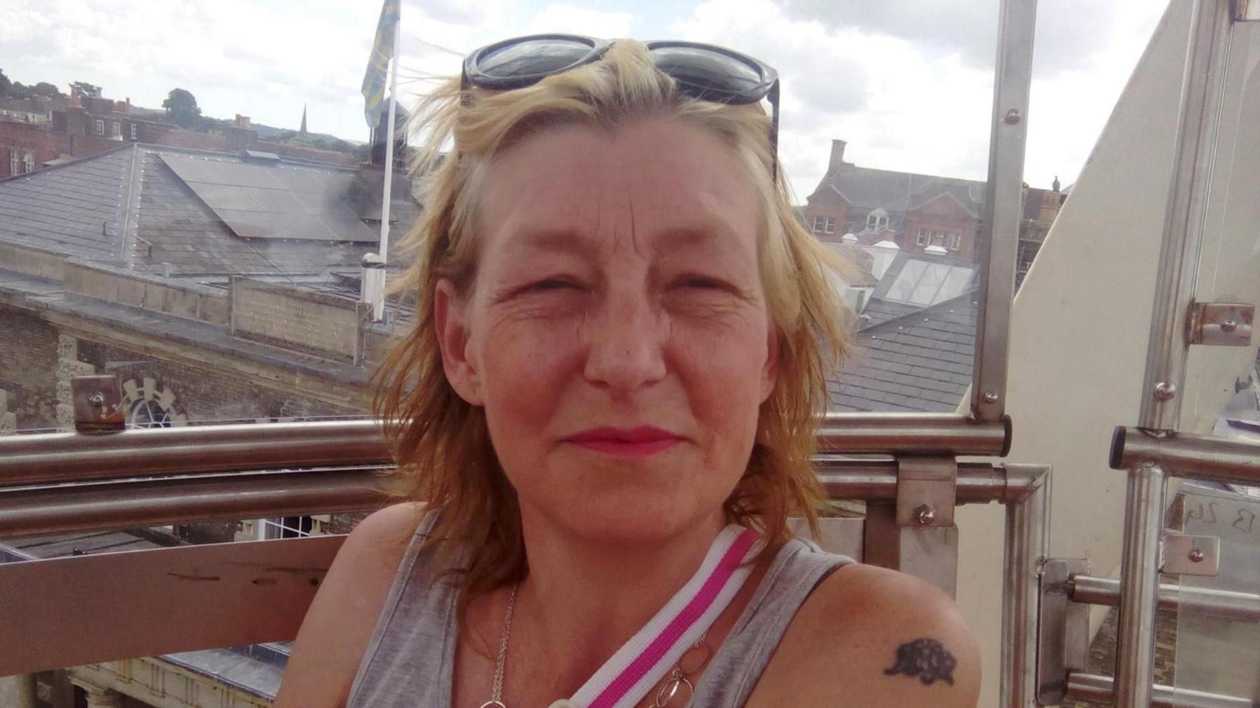 Putin 'morally responsible for Dawn Sturgess Novichok death' - BBC News