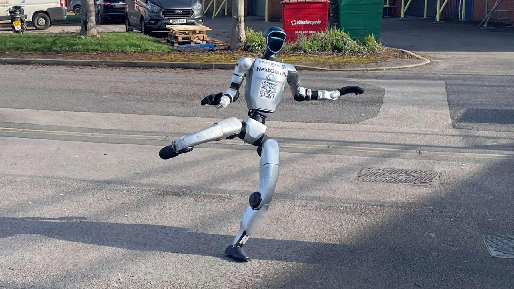 Will Destiny the humanoid robot take your job? - BBC News
