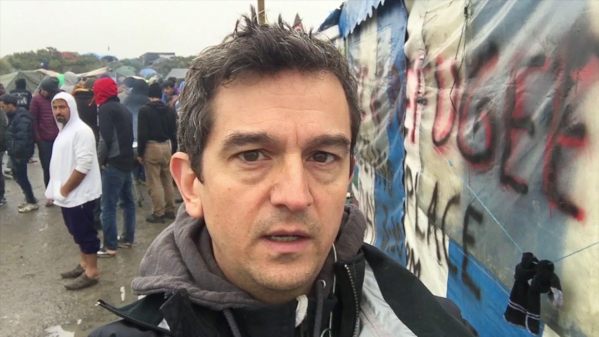 Edinburgh builder calls for Calais migrant camp help - BBC News