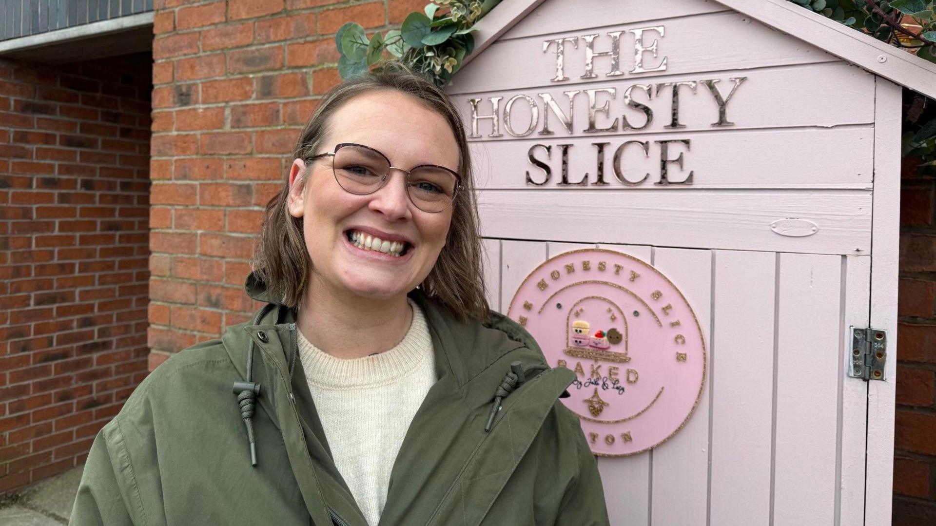 The Alton honesty shed serving home-baked treats - BBC News