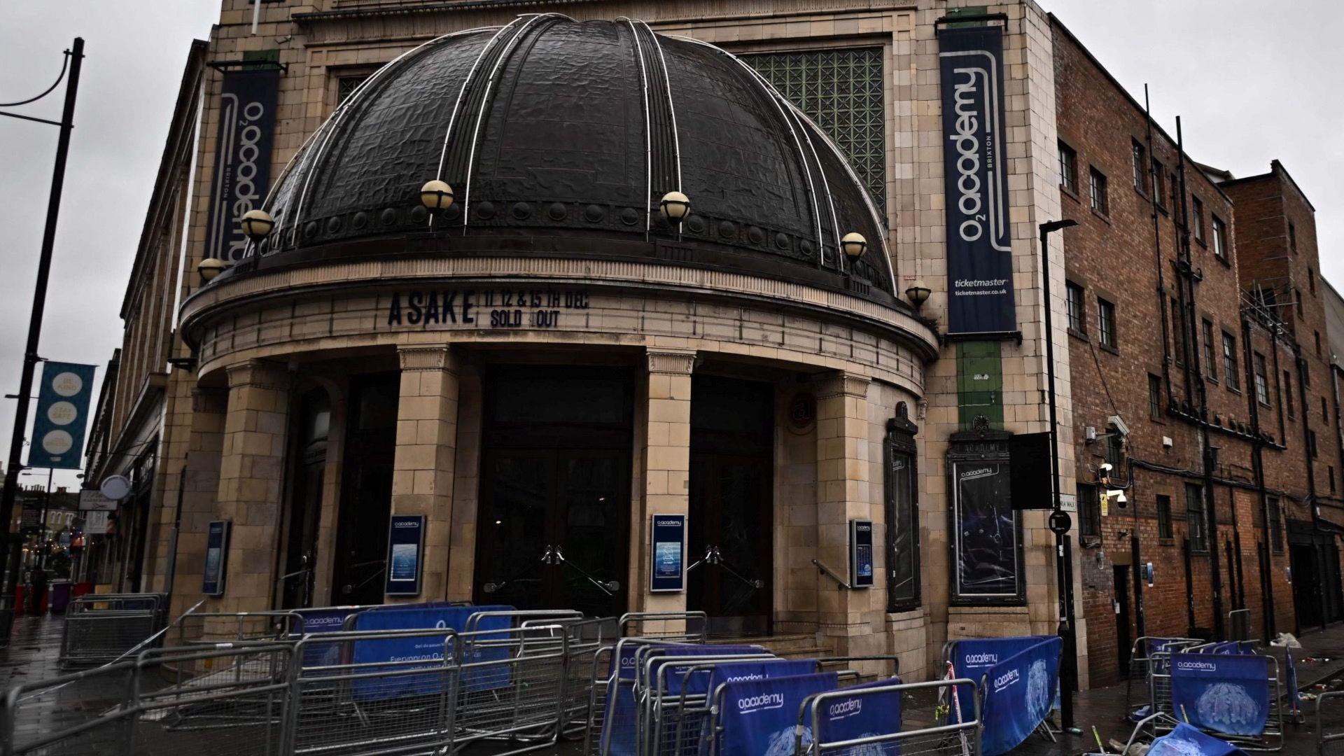 Sombr slams O2 Academy Brixton over safety concerns - BBC News