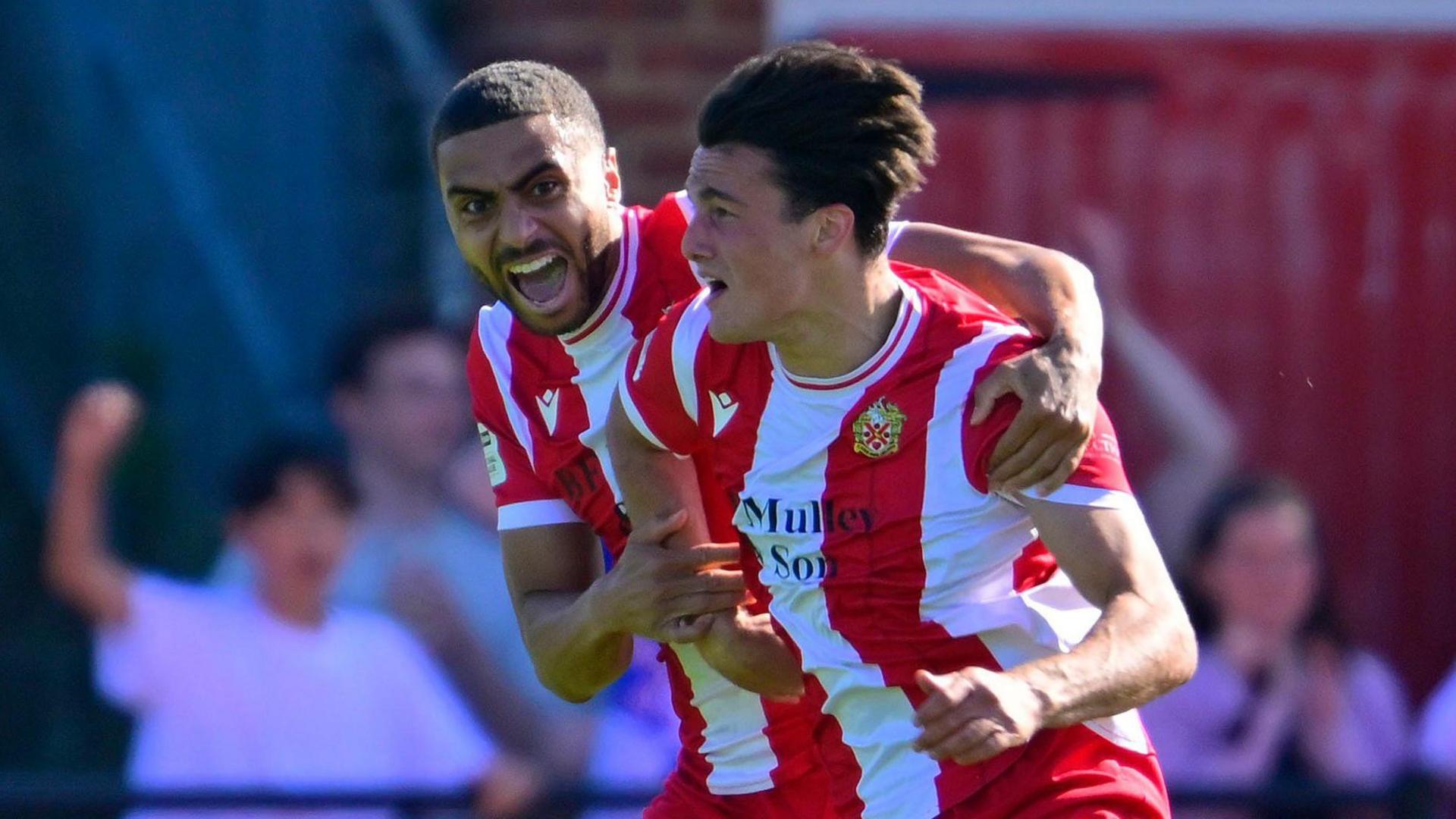 Hornchurch 3-2 Torquay United :: Hornchurch win National League South ...