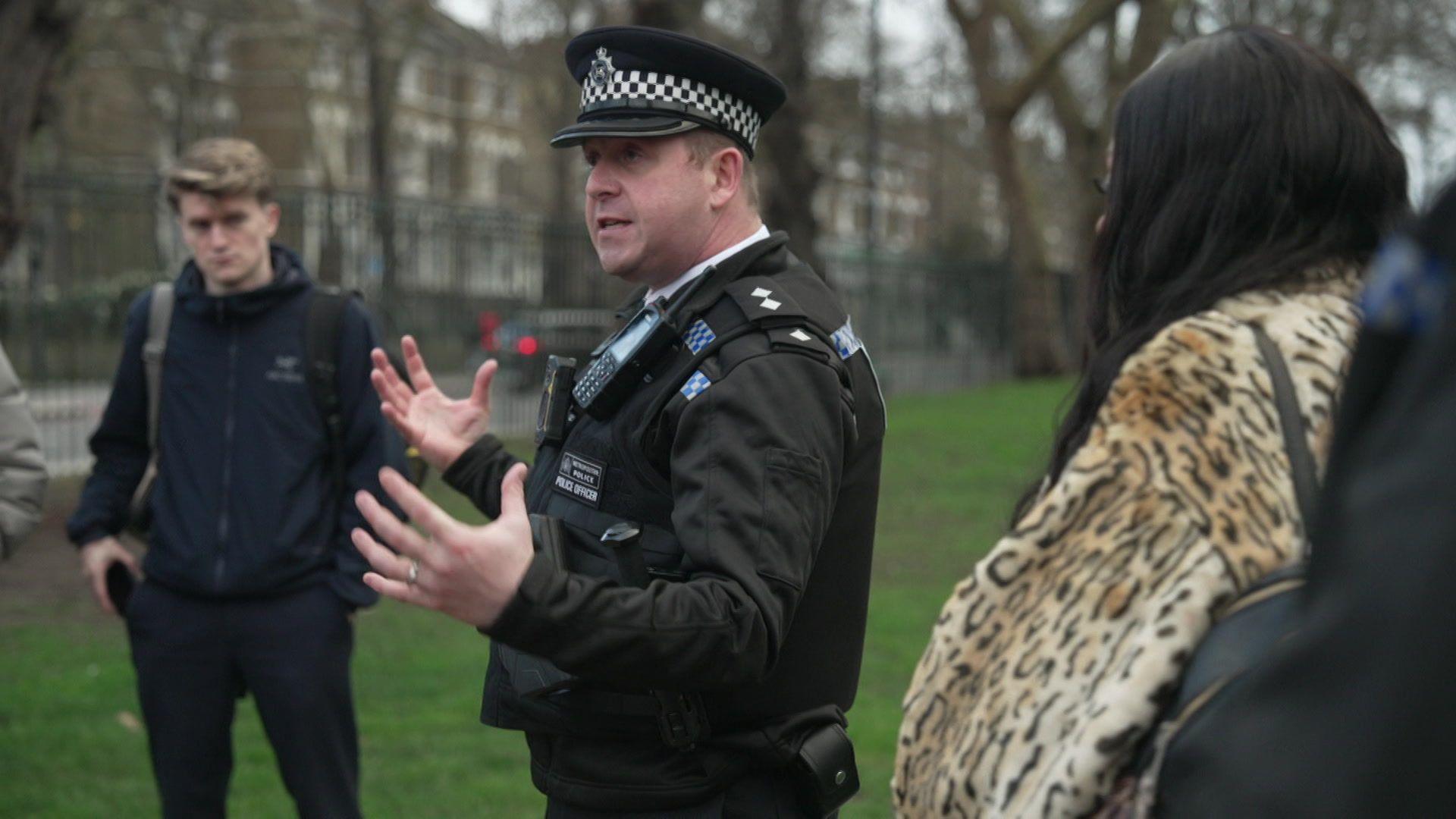 Can Brixton's 'hyperlocal' approach cut knife crime? - BBC News