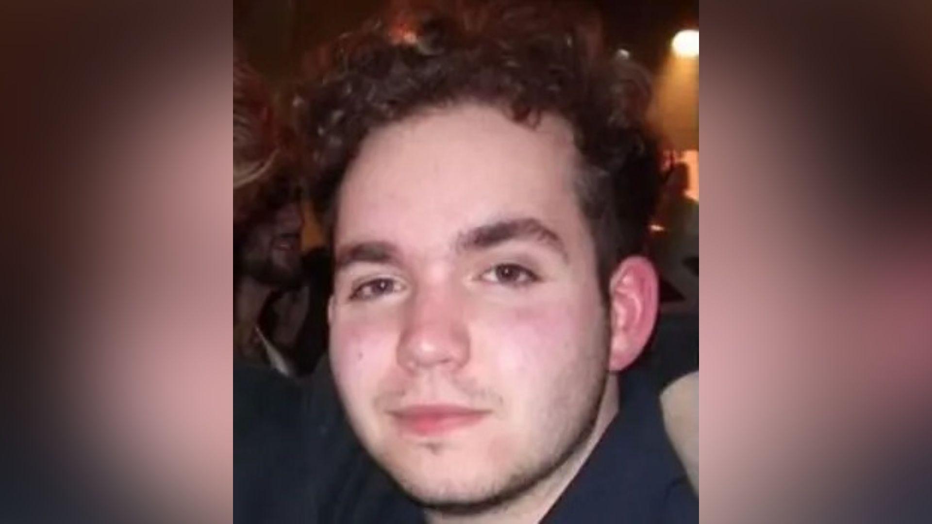 Tribute to 'incredibly kind' Lincoln student after body found - BBC News