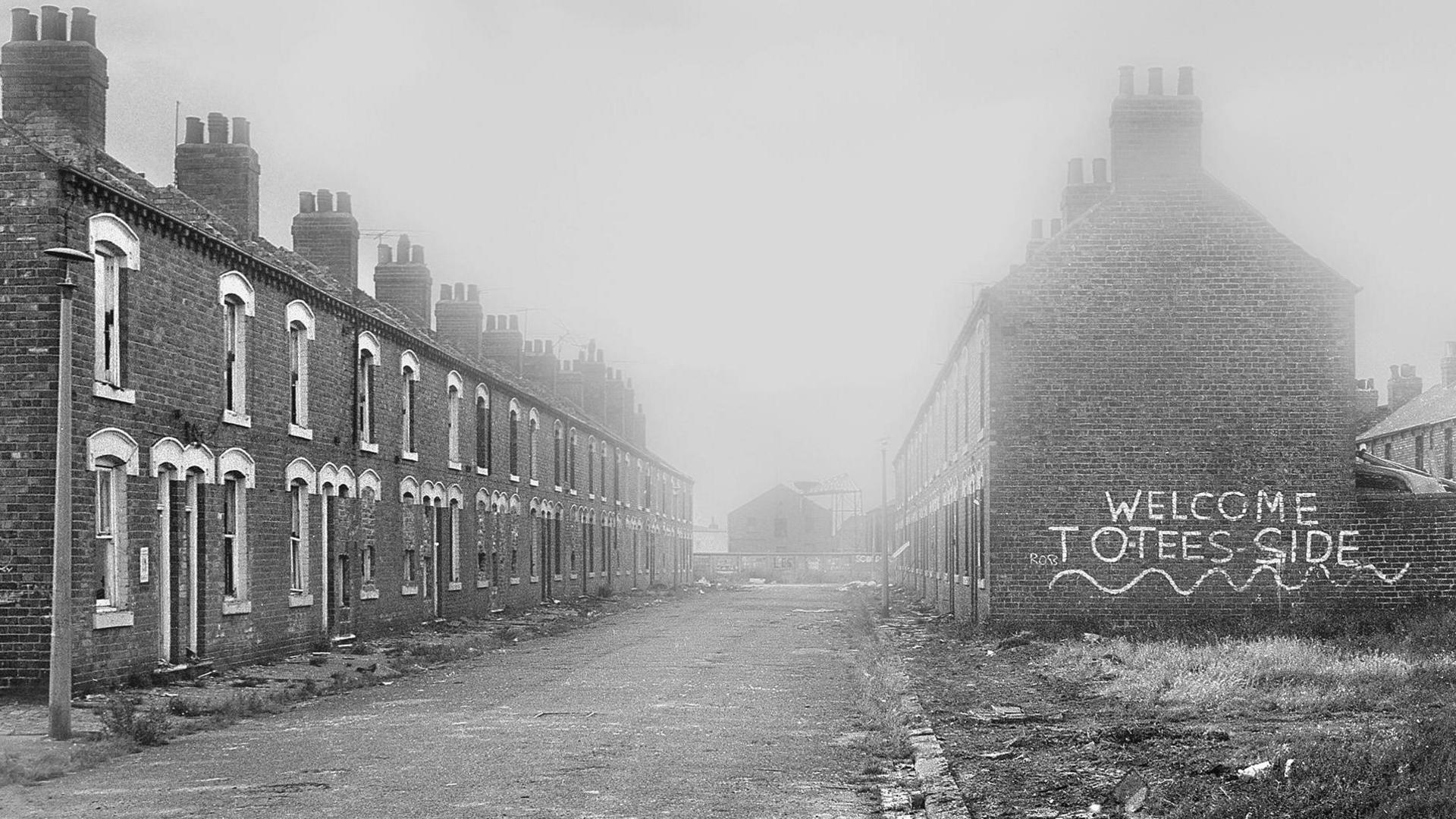 Middlesbrough photo exhibition shows 'loss of community' - BBC News
