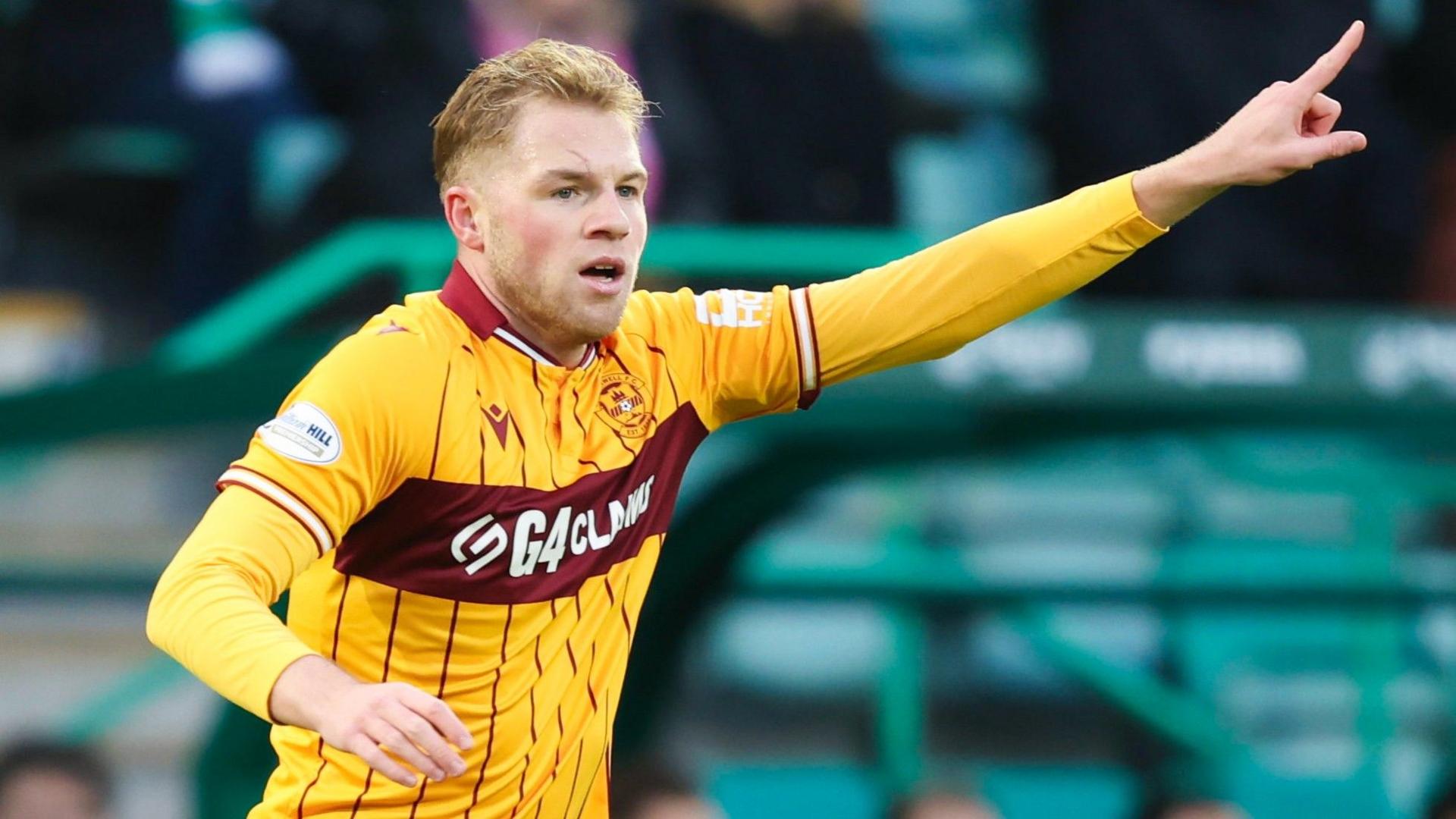 Stephen Welsh: Celtic recall defender from Motherwell loan - BBC Sport