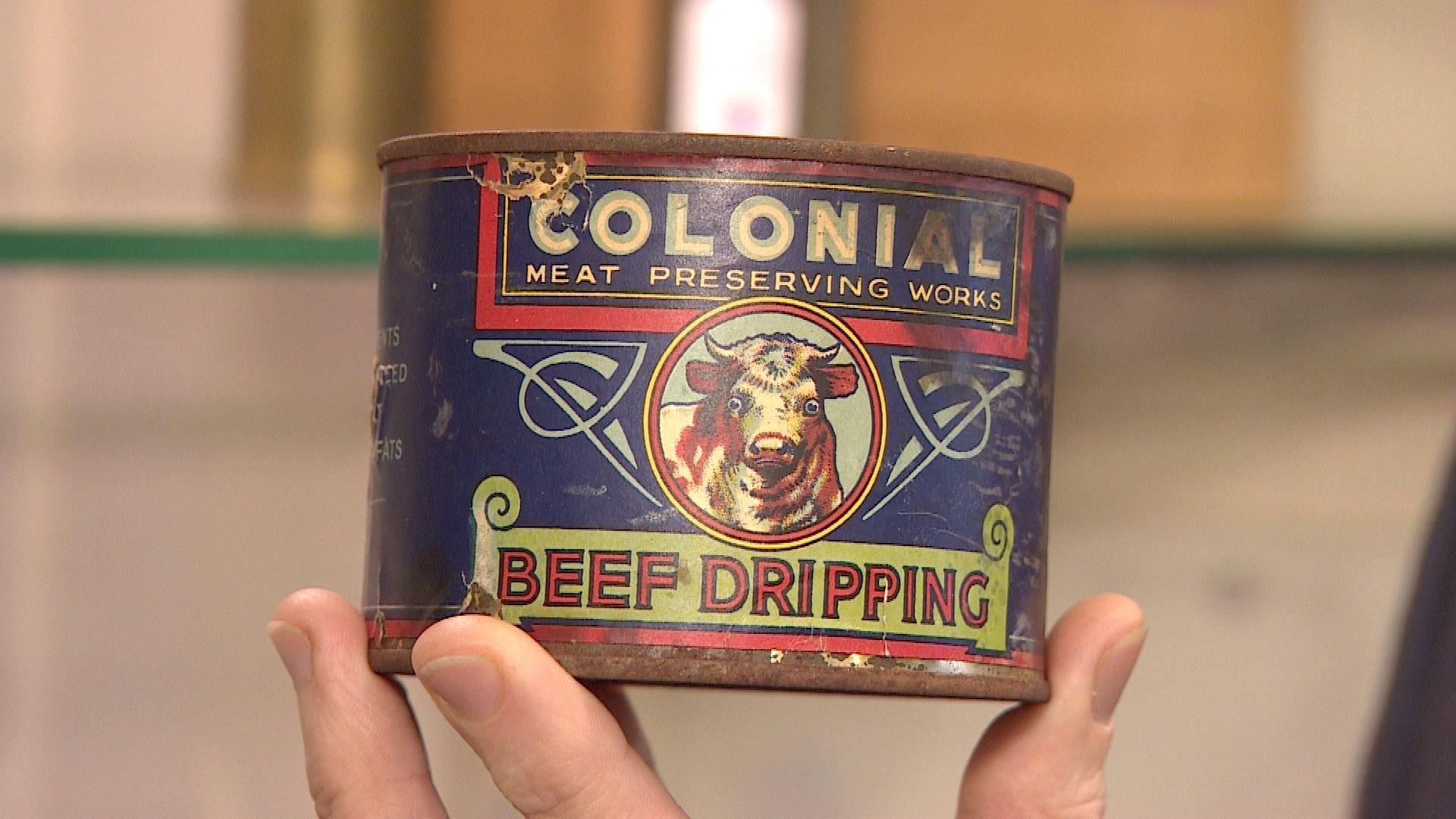 Beef dripping from first Everest summit sold at auction - BBC News