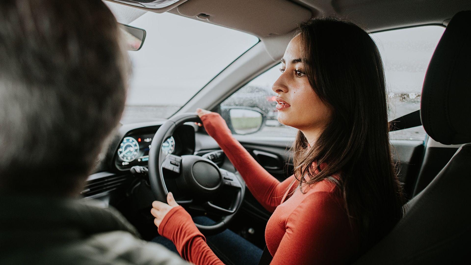 How driving test booking is changing for learner drivers - BBC News