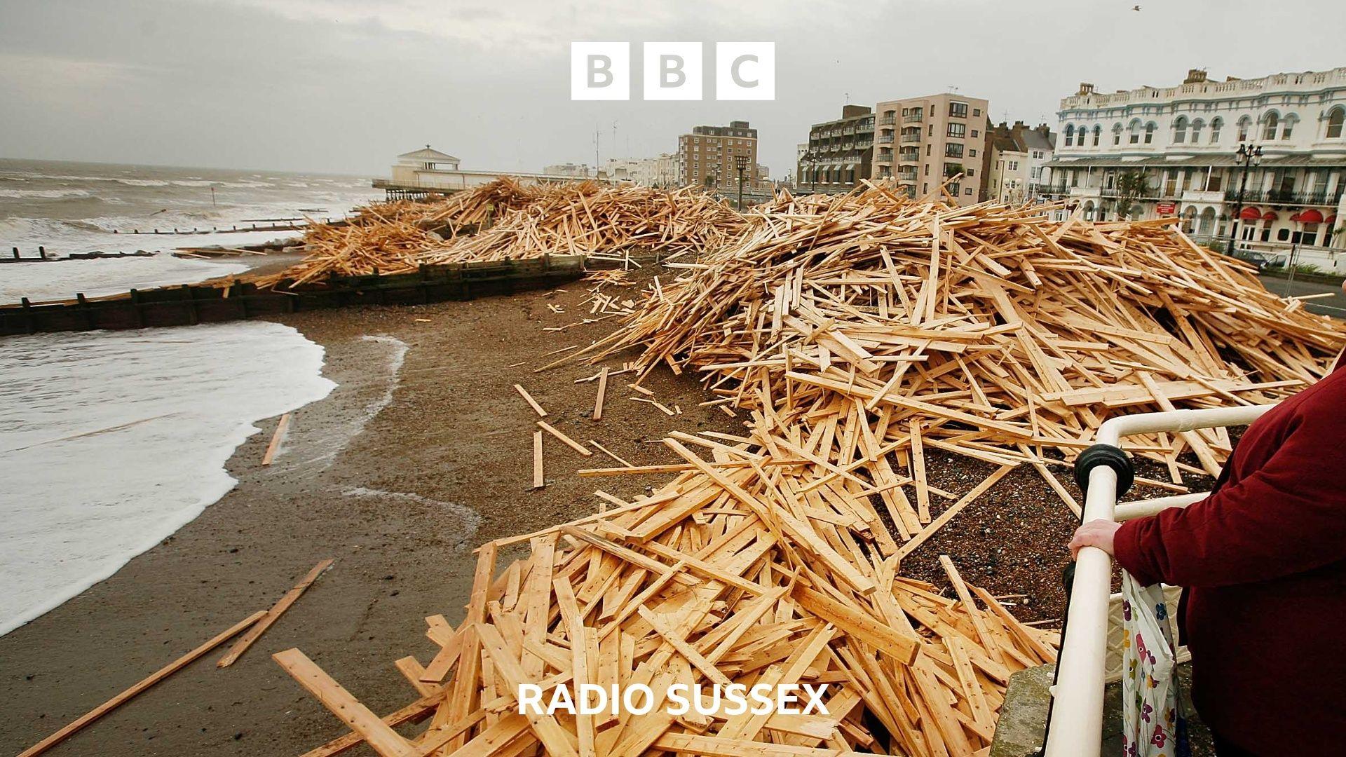 Chips washing up on Eastbourne beach sparks action from locals - BBC News