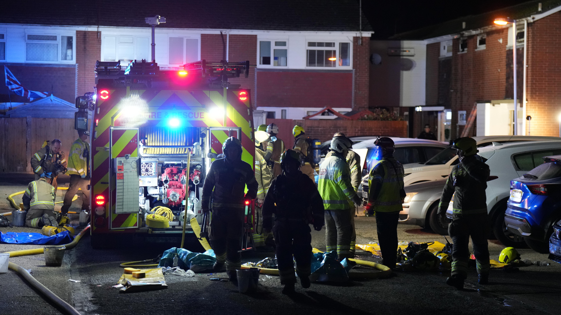 Five people in hospital after Worthing house fire - BBC News