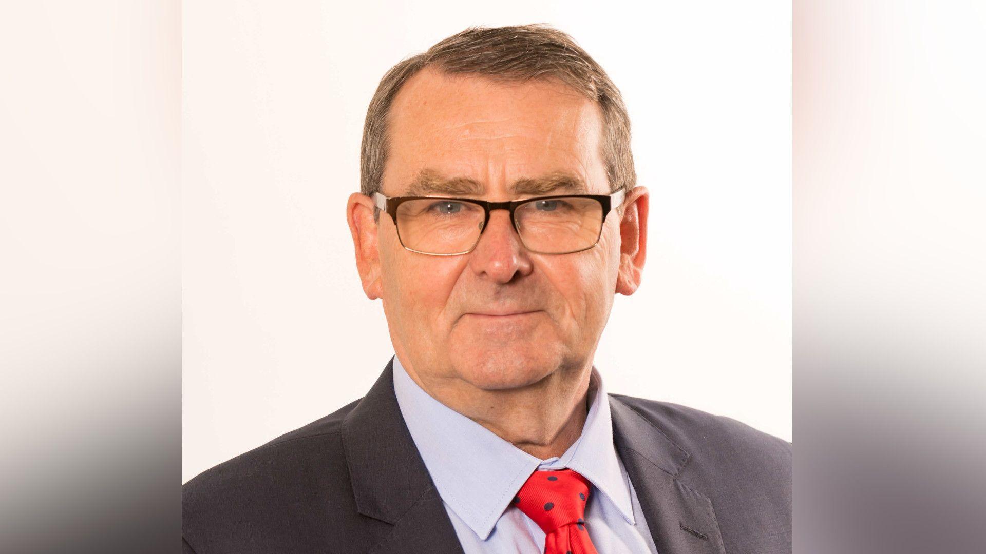 Stevenage leader says scrapping election will avoid waste - BBC News