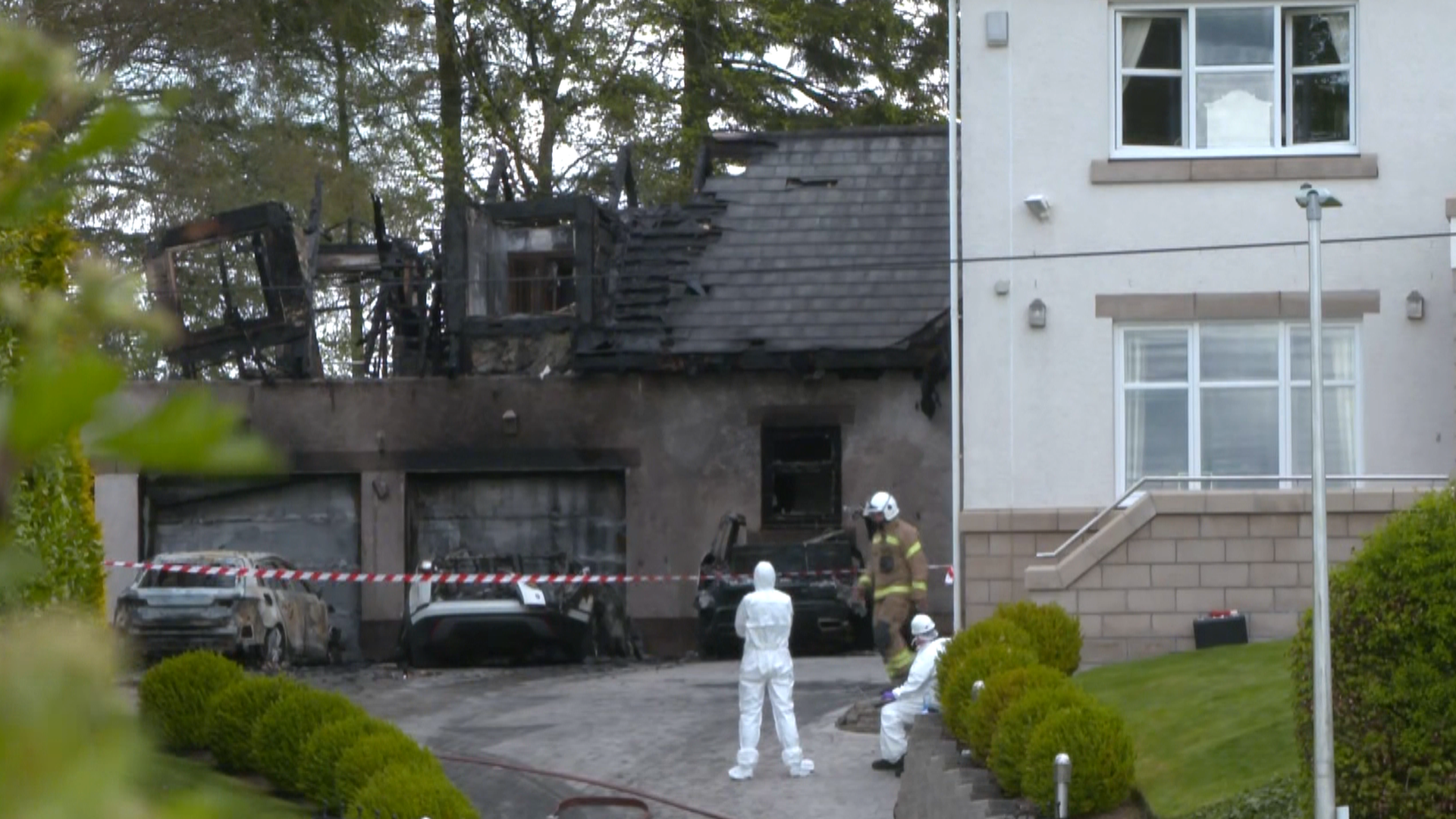 Images released after Peter Lawwell home fire attack - BBC News